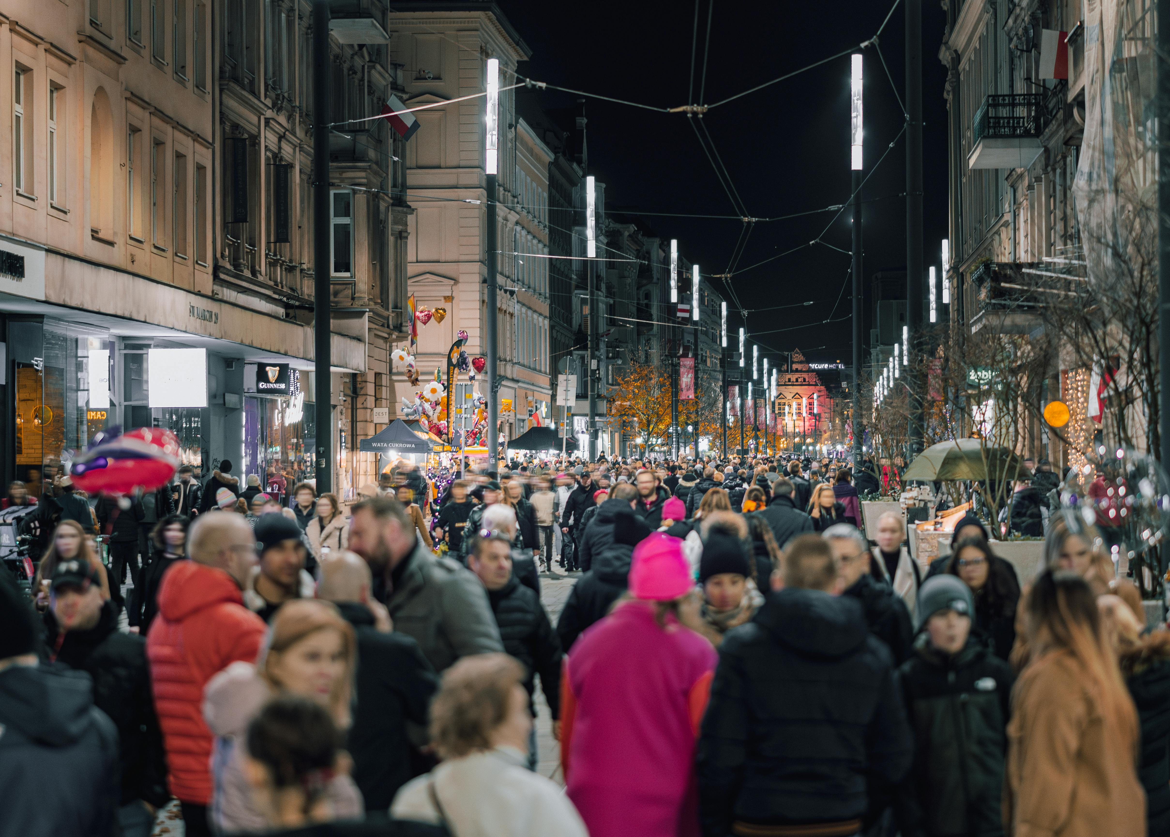 Auction Crowd Photos, Download The BEST Free Auction Crowd Stock Photos ...