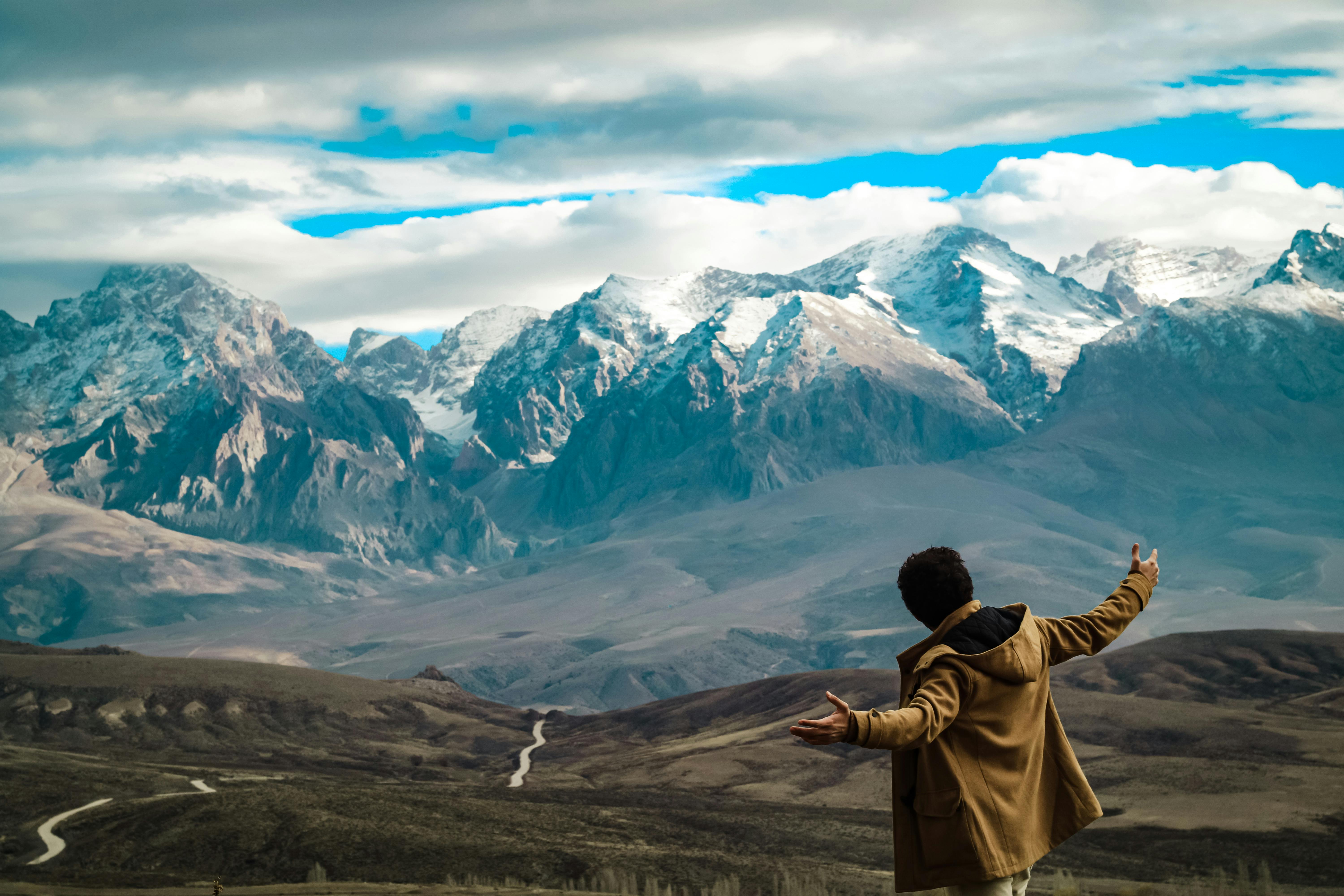 Ücretsiz açık hava, açık kollar, adam, arkadan görünüm, ayakta, bakış ...