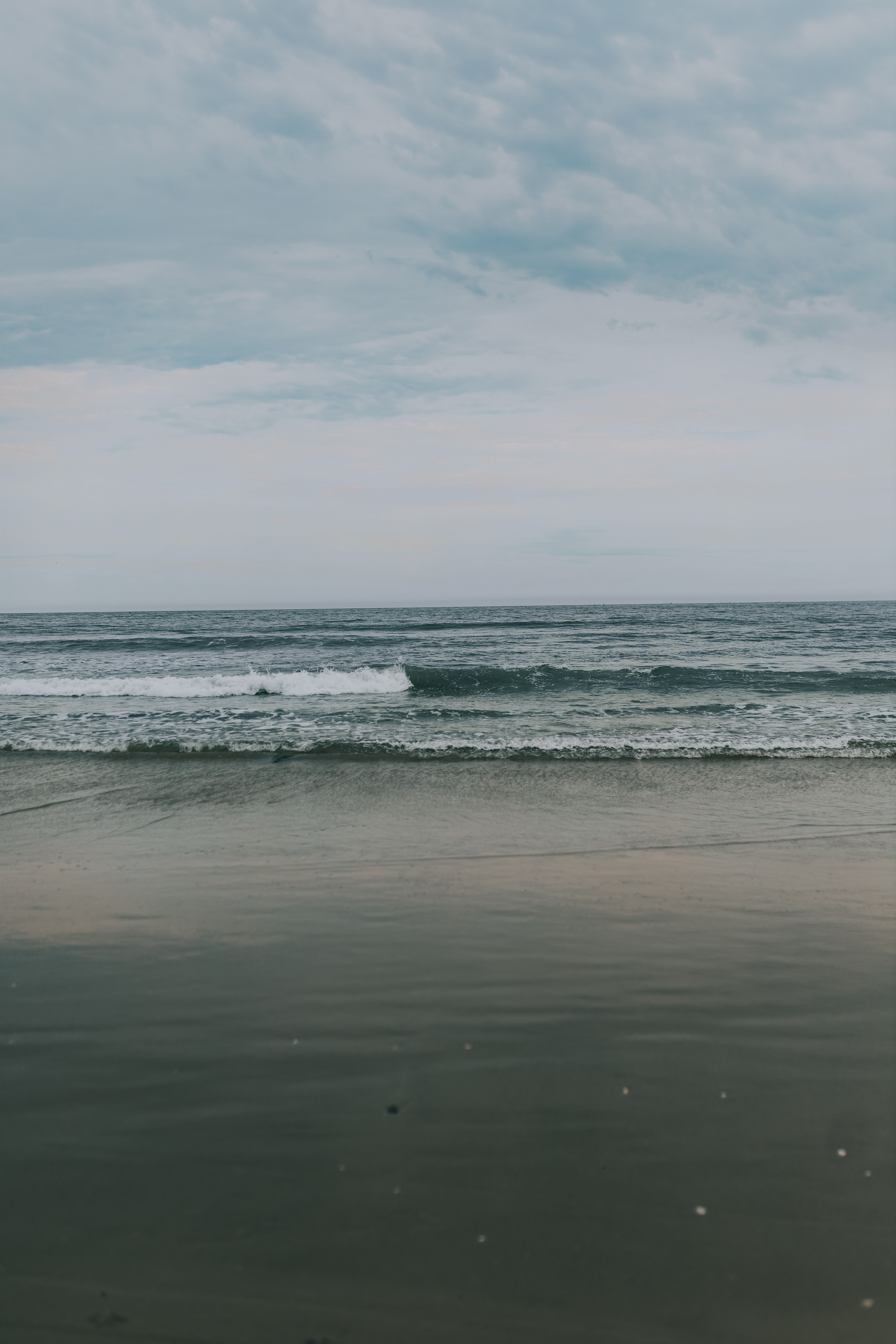 Ocean Waves on Beach Side · Free Stock Photo