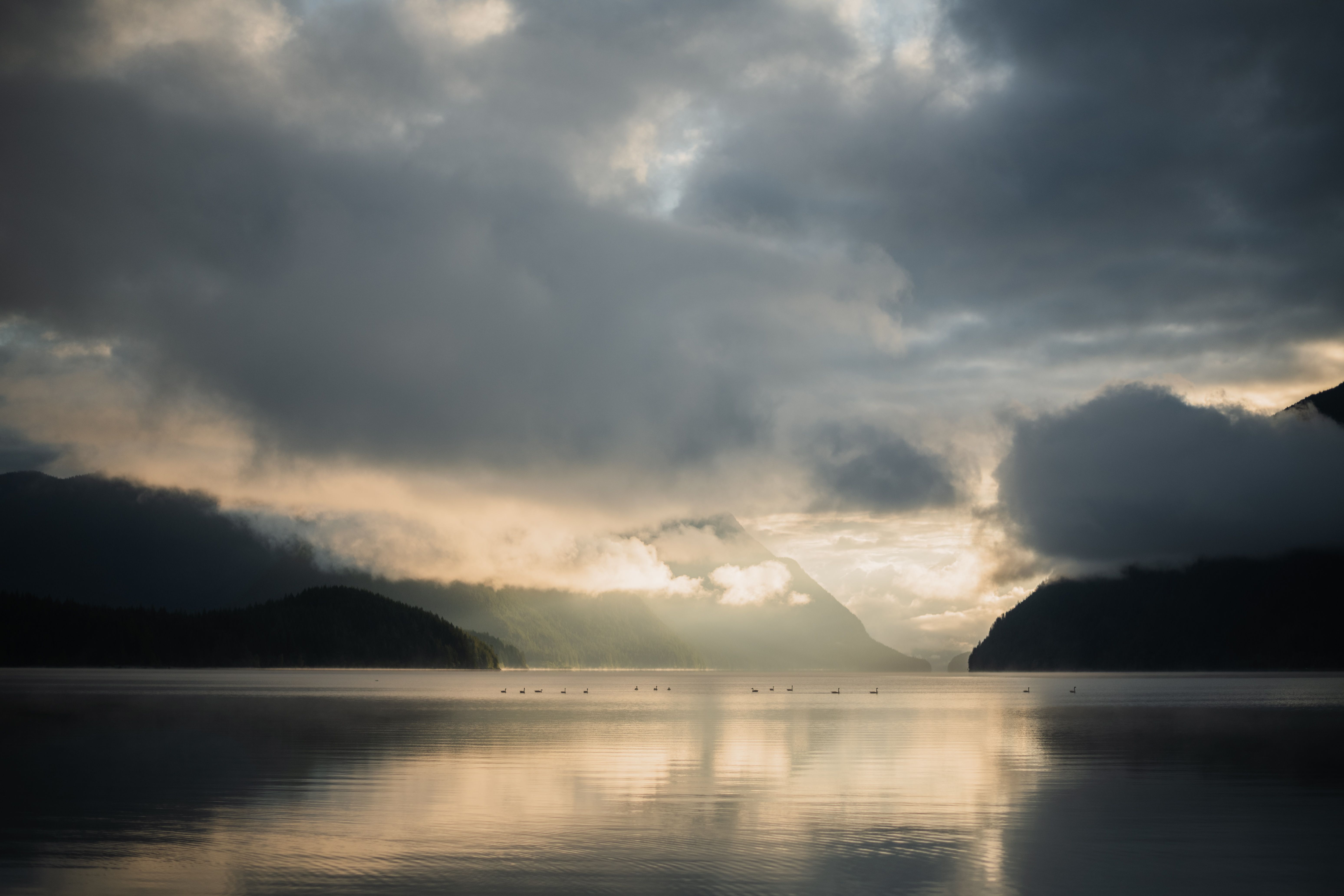 Clouds over Lake · Free Stock Photo