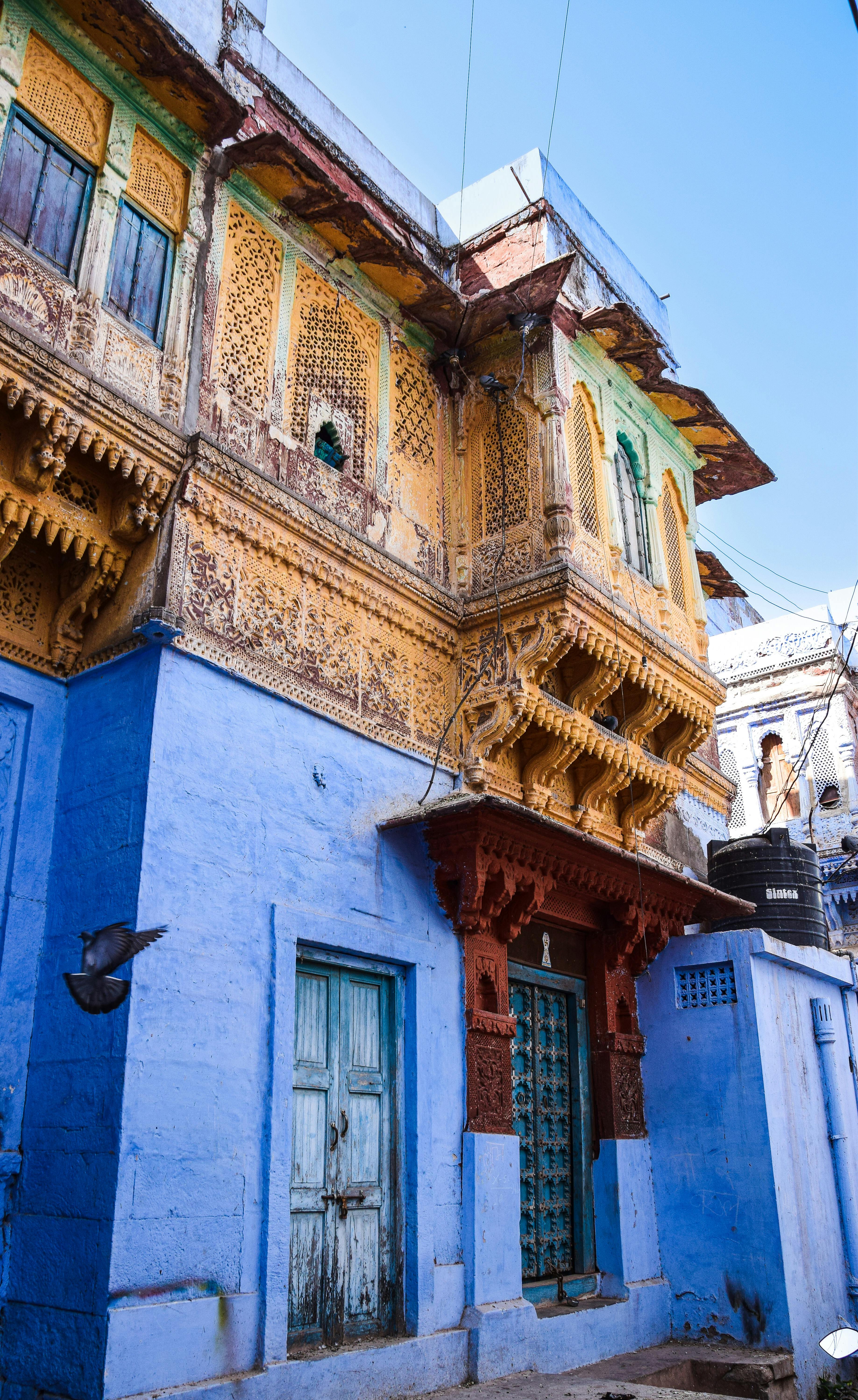 Ornamented Building Wall · Free Stock Photo