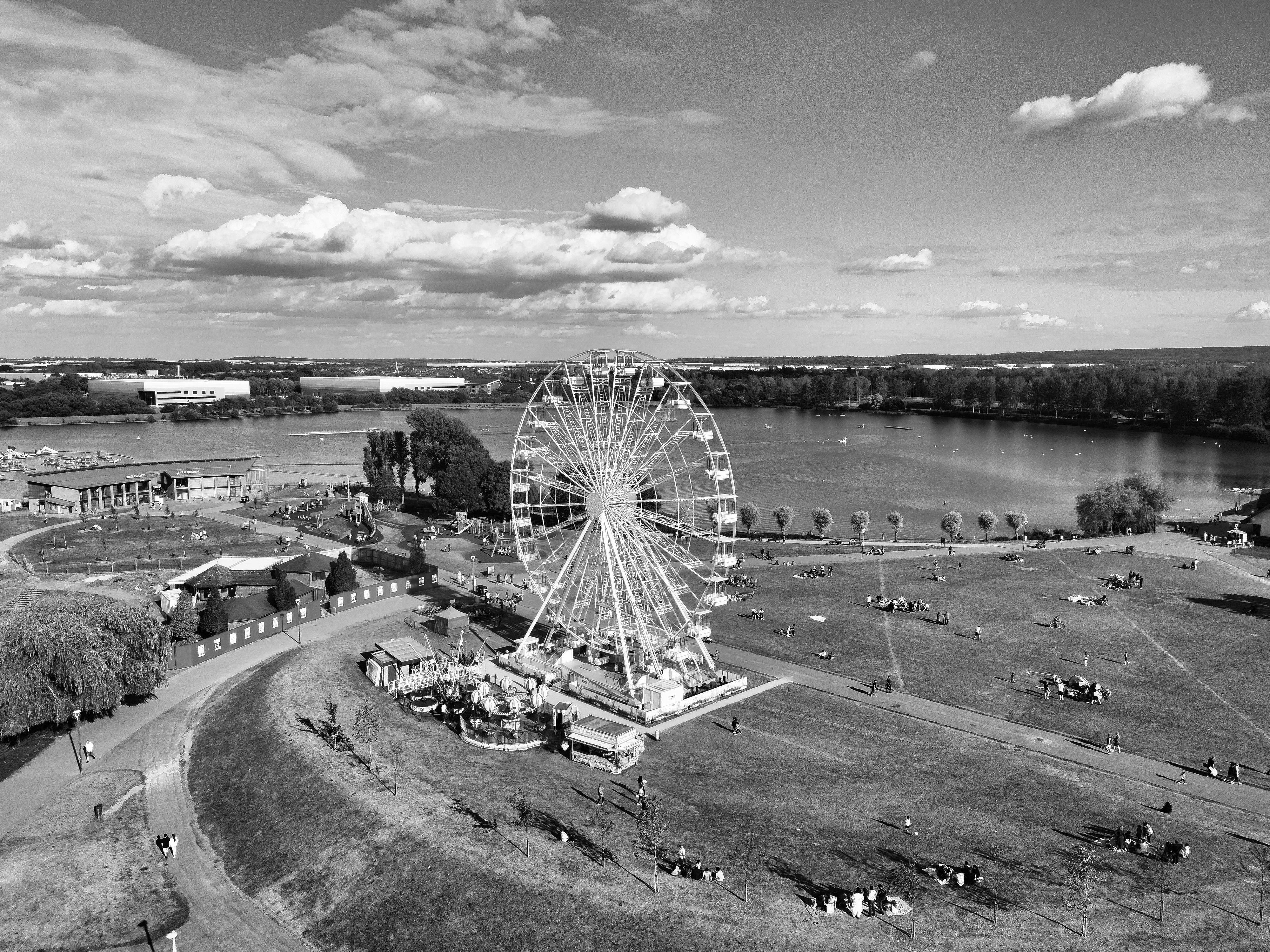 Ferris Wheel by Lake in Black and White · Free Stock Photo