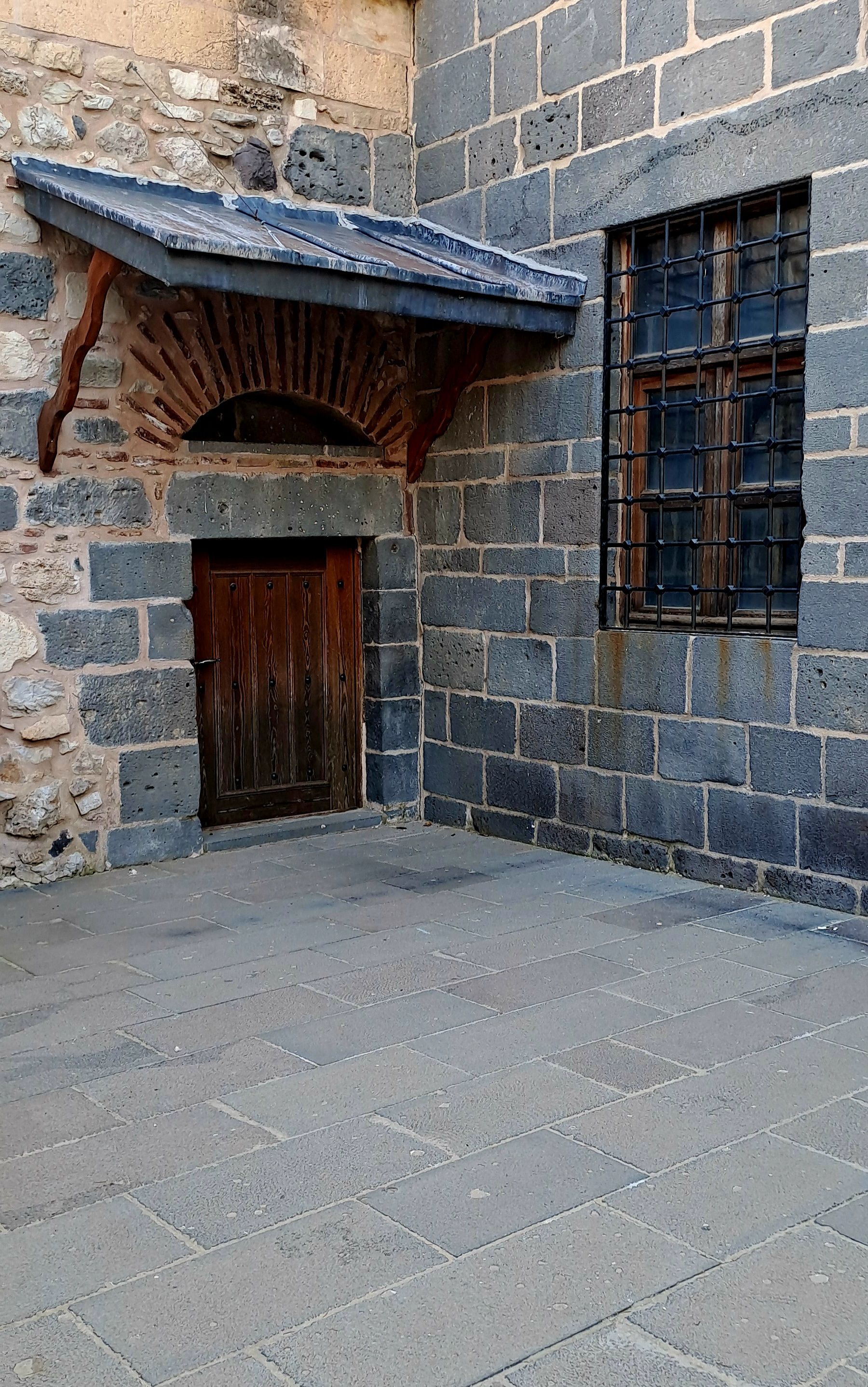 Courtyard of a Stone Historical Building · Free Stock Photo
