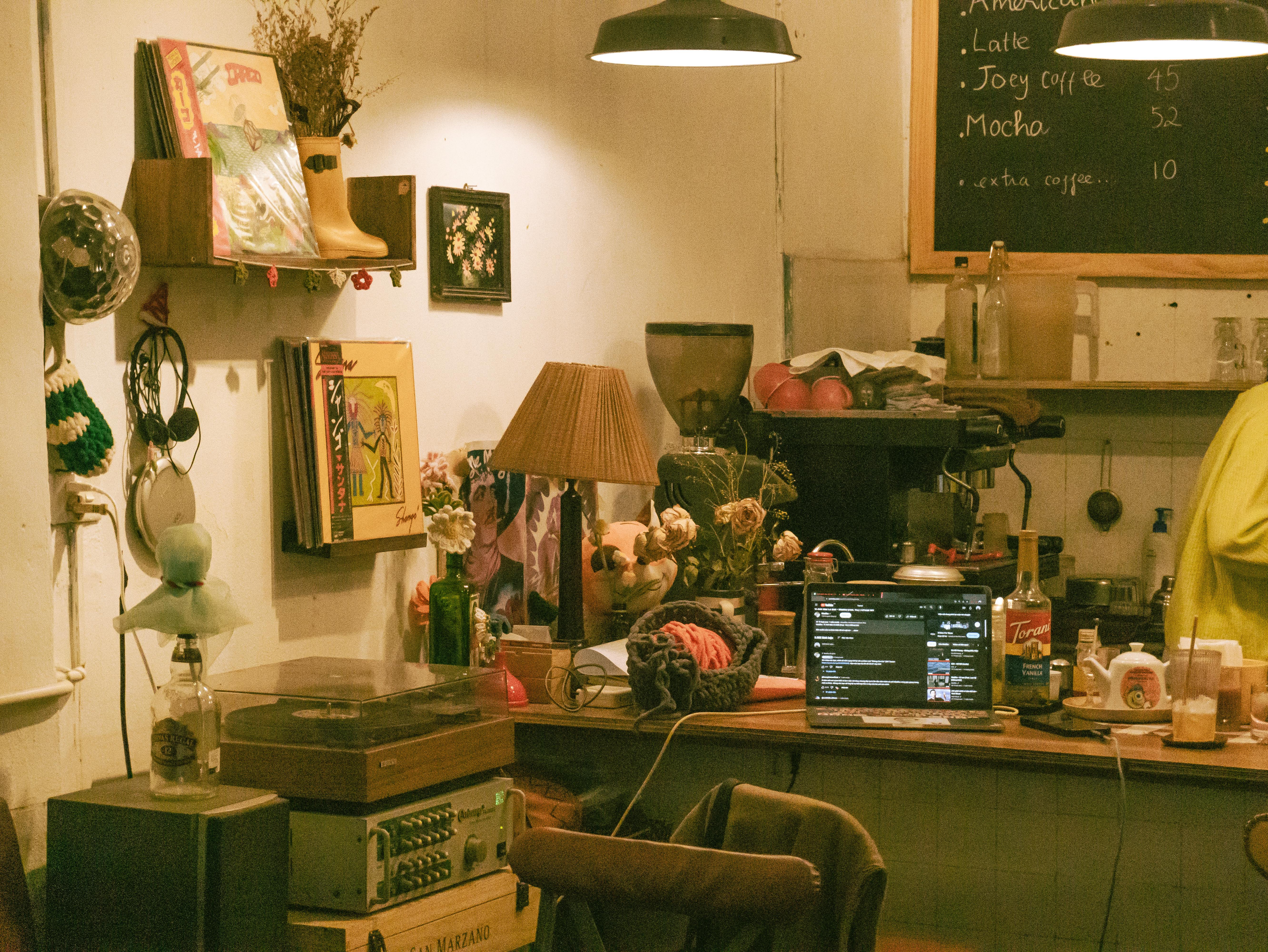 Cafe with Busy Vintage Interior · Free Stock Photo