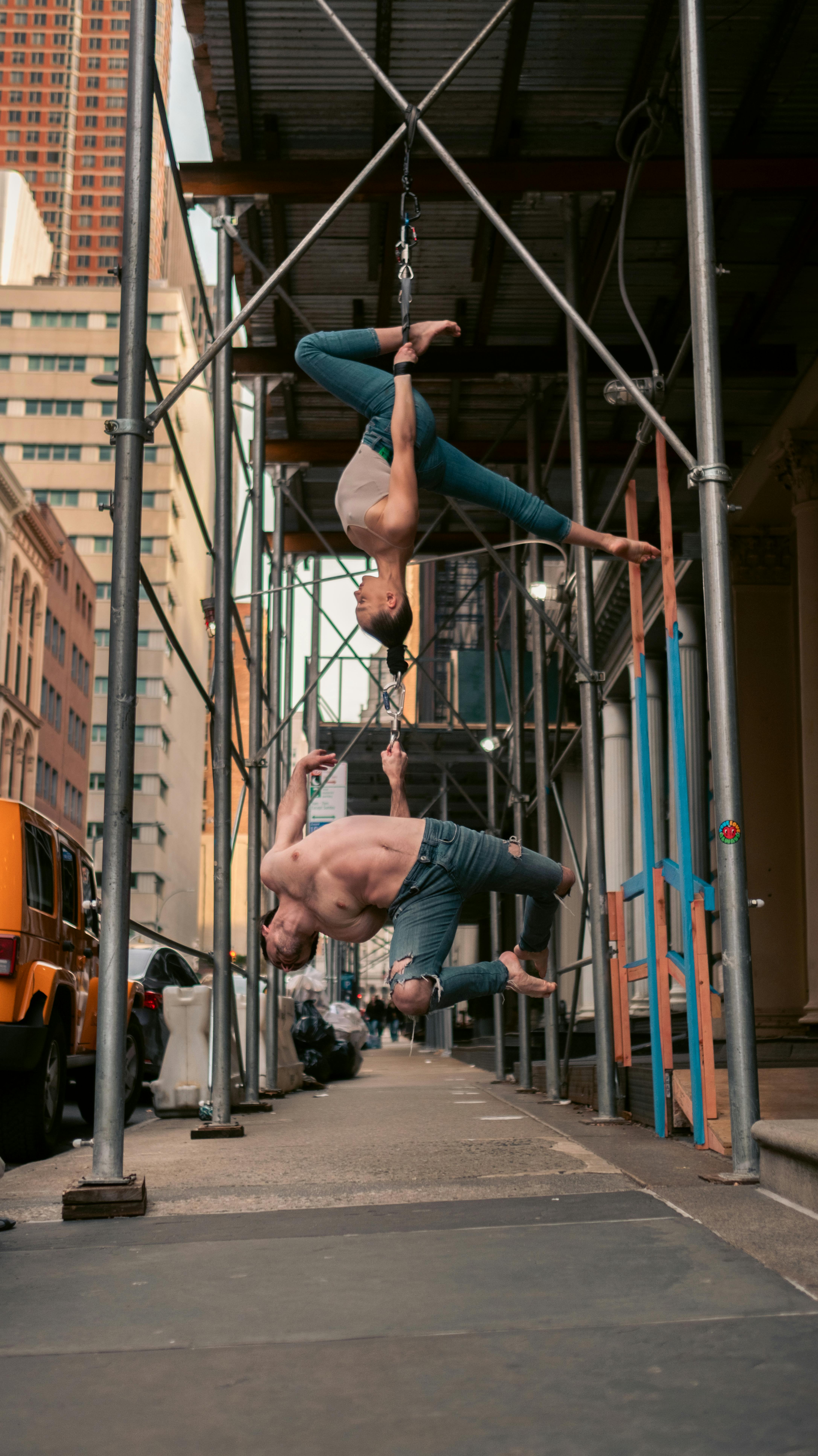 Hanging Scaffold Photos, Download The BEST Free Hanging Scaffold Stock ...