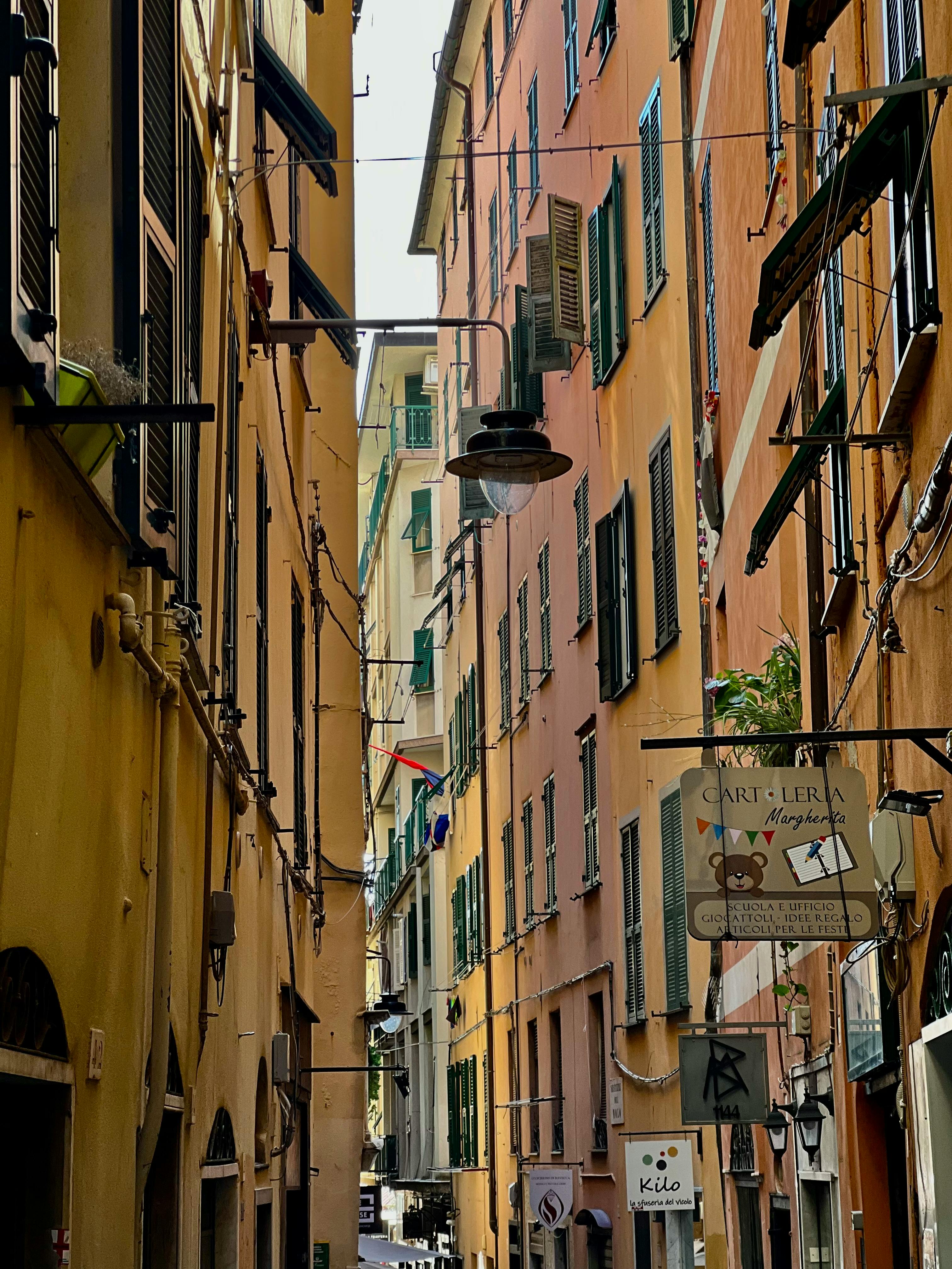 Residential Alley in Poor District · Free Stock Photo