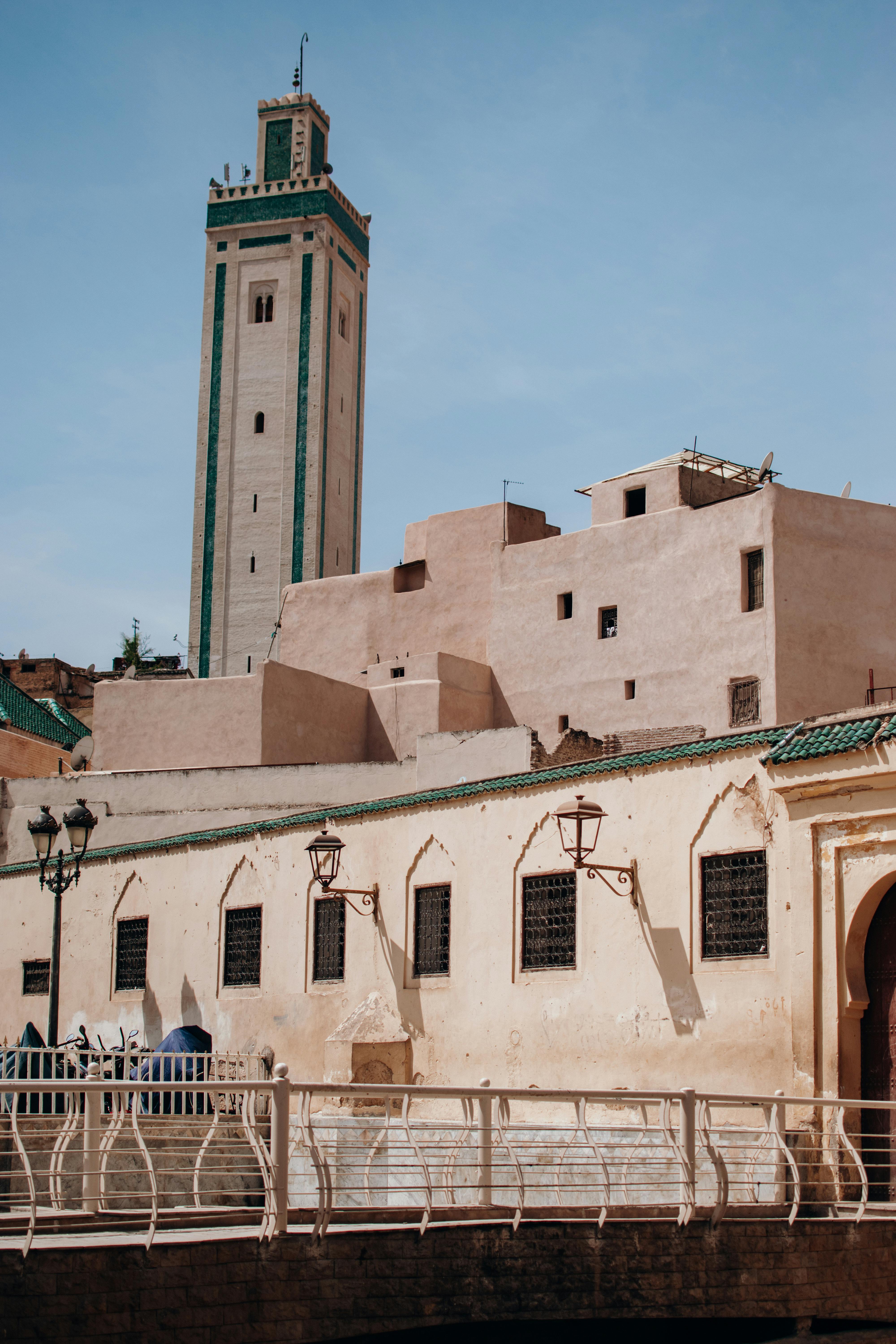 Clock tower on Khoja Mosque, Nairobi, Kenya · Free Stock Photo