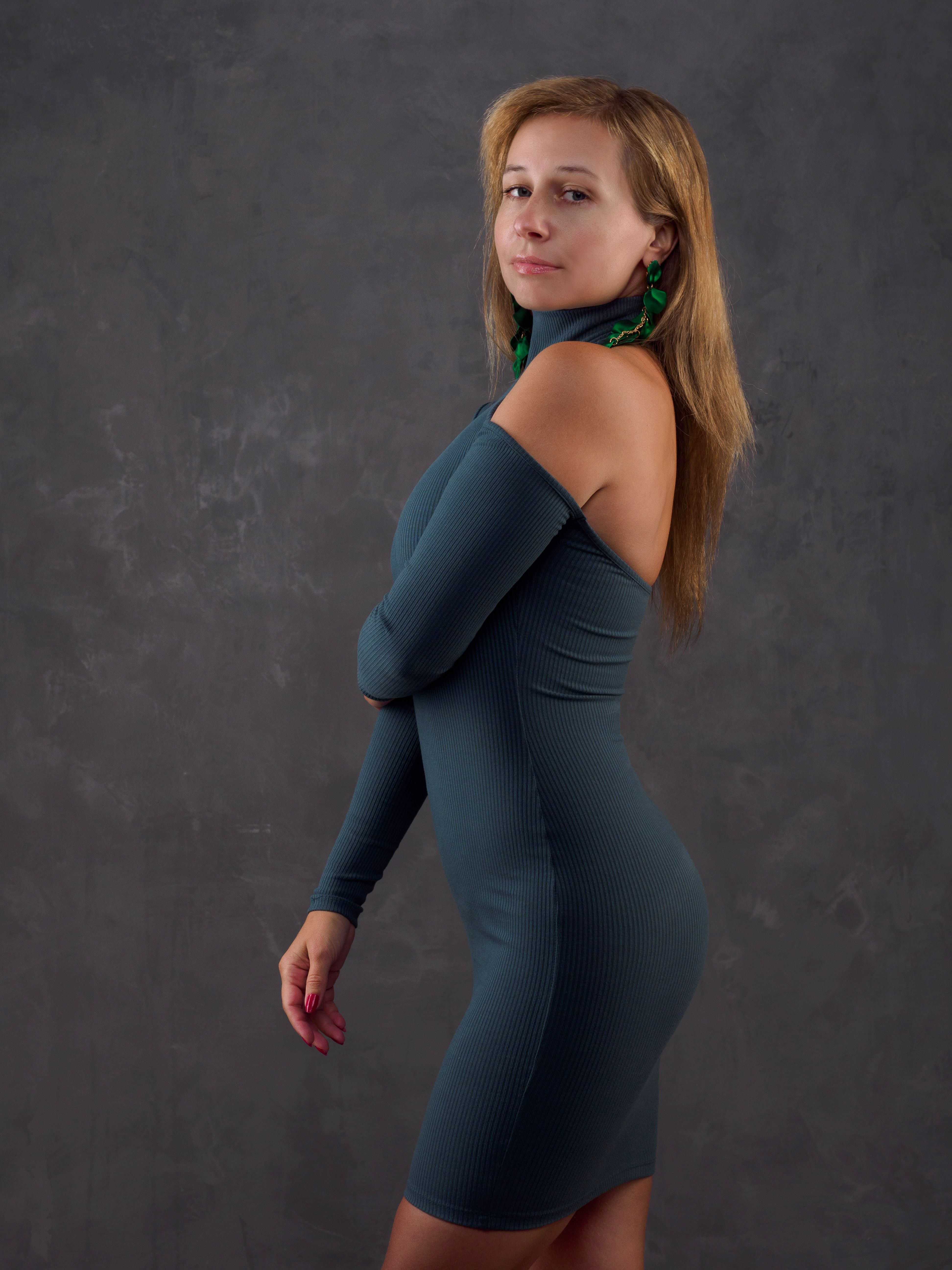 Studio Shot of Model in Bodycon Dress · Free Stock Photo