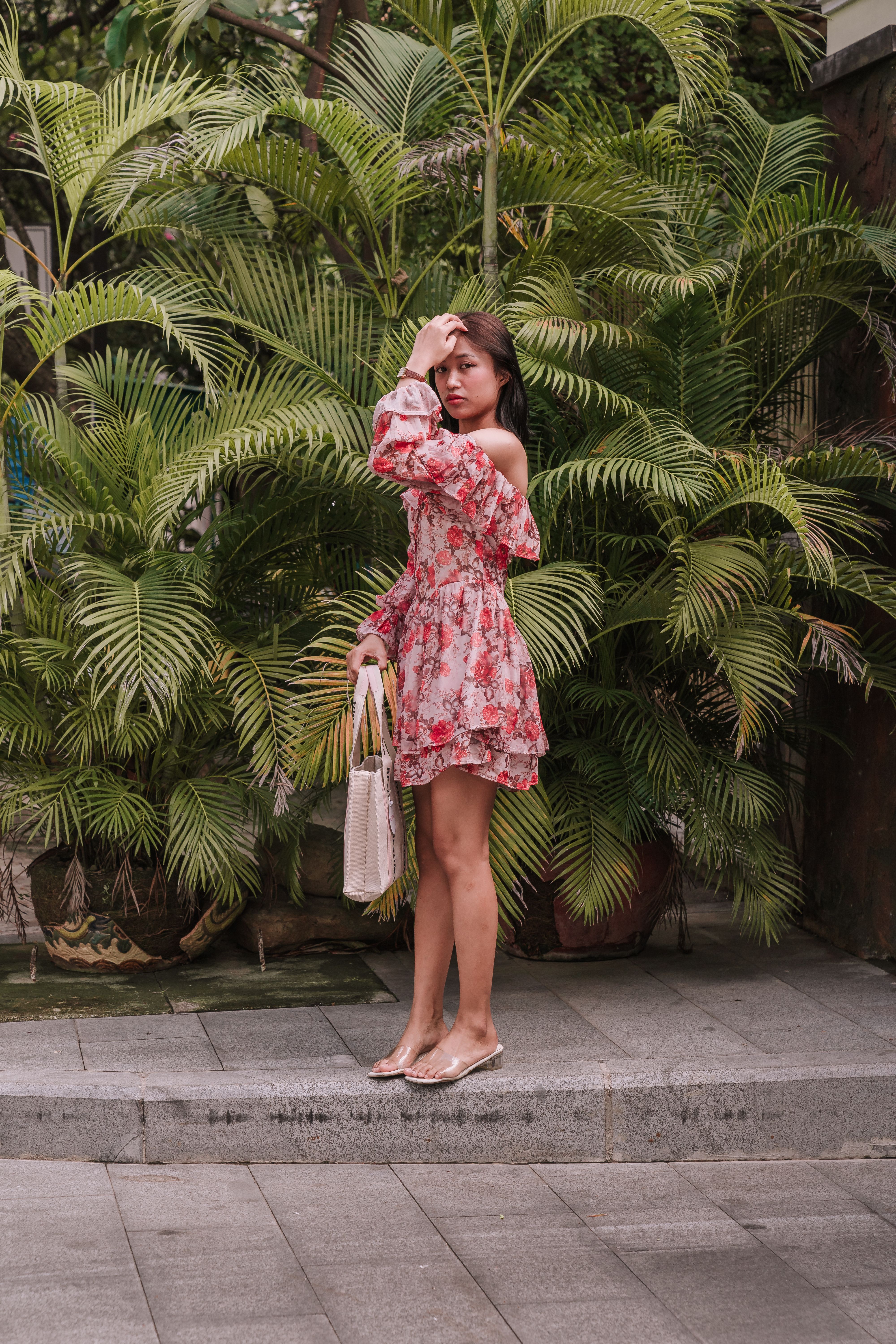 Girly bag modeling · Free Stock Photo