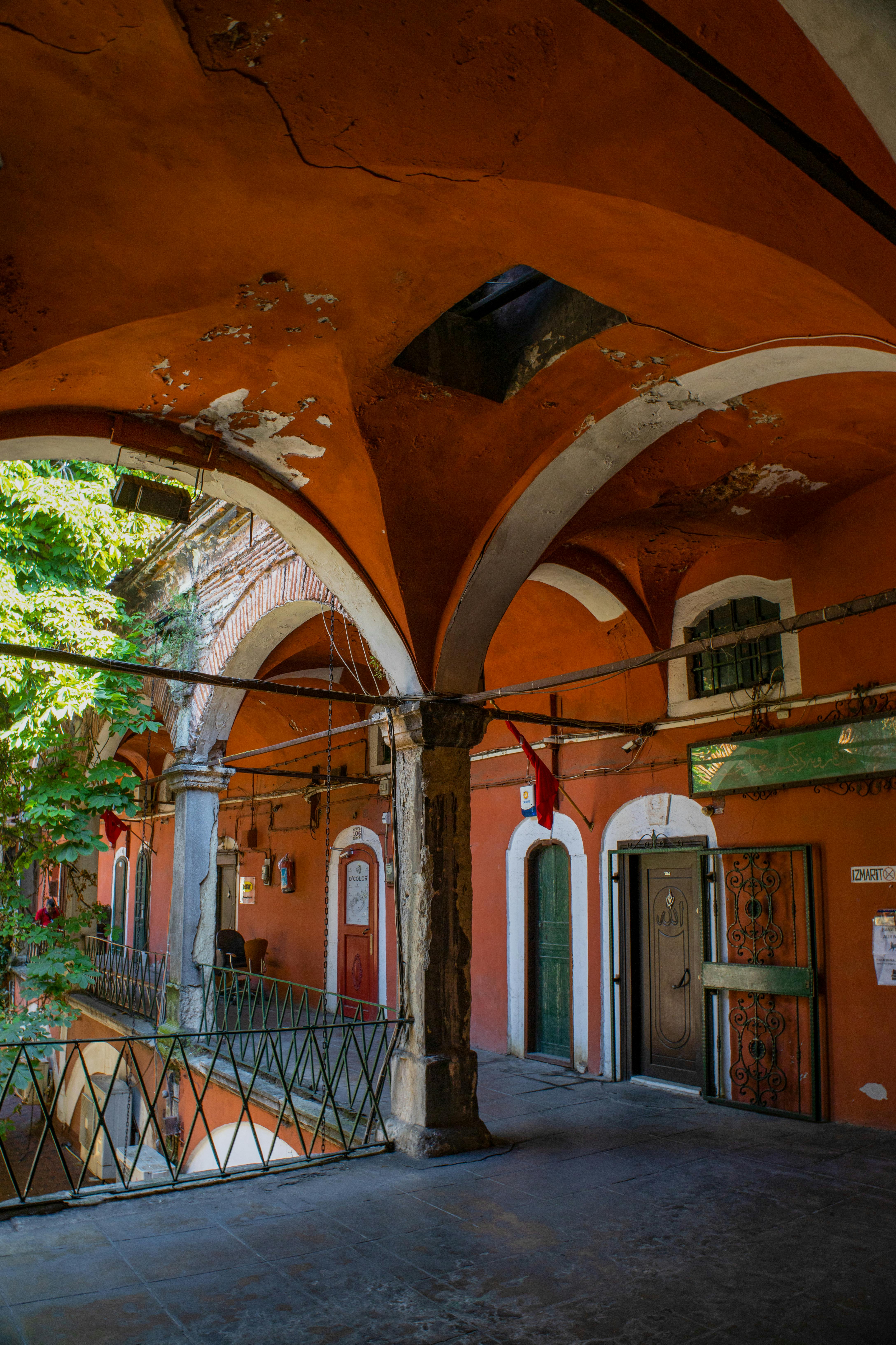 Arches Above a Walkway over the Yard · Free Stock Photo