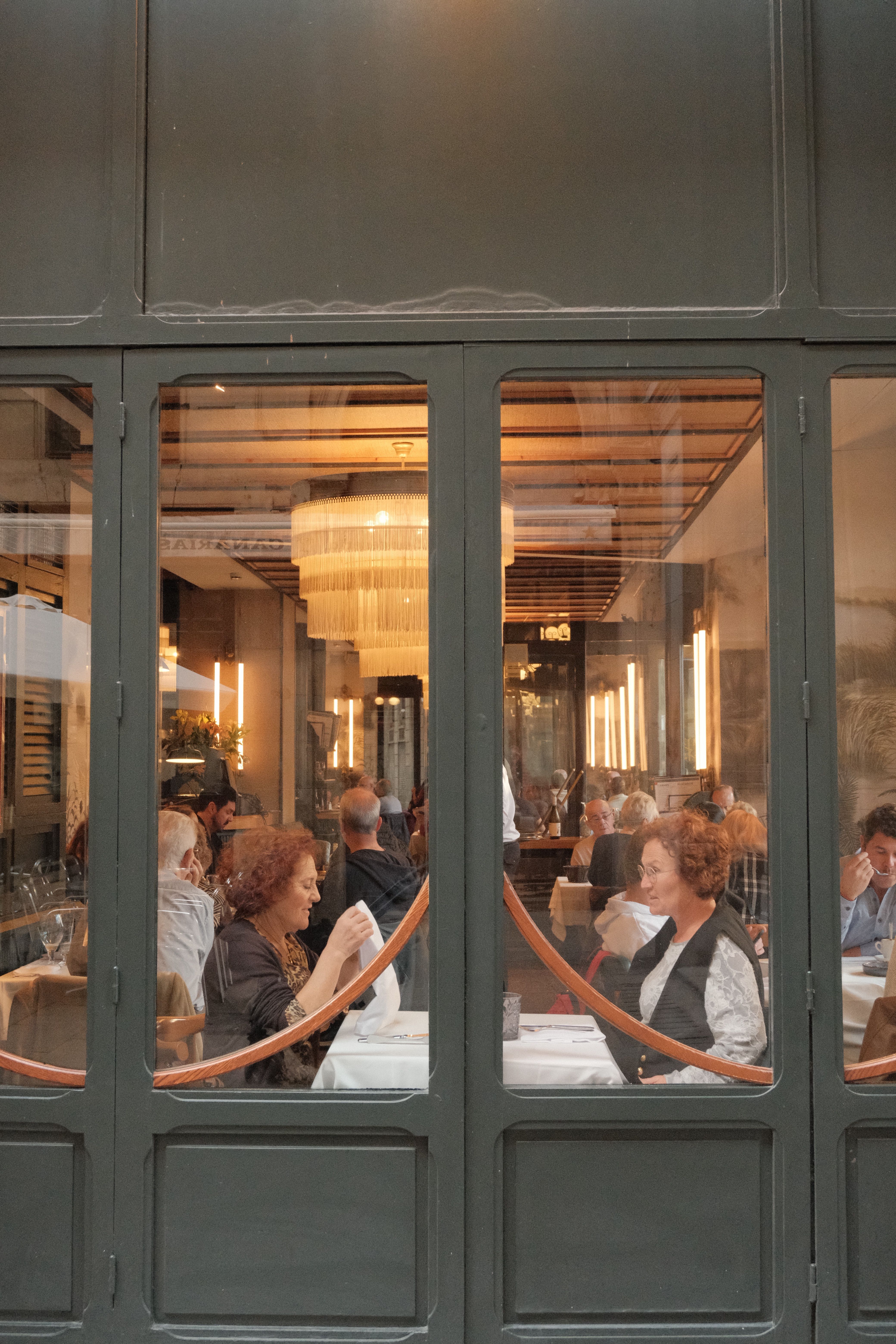 Restaurant Group Photos, Download The BEST Free Restaurant Group Stock ...