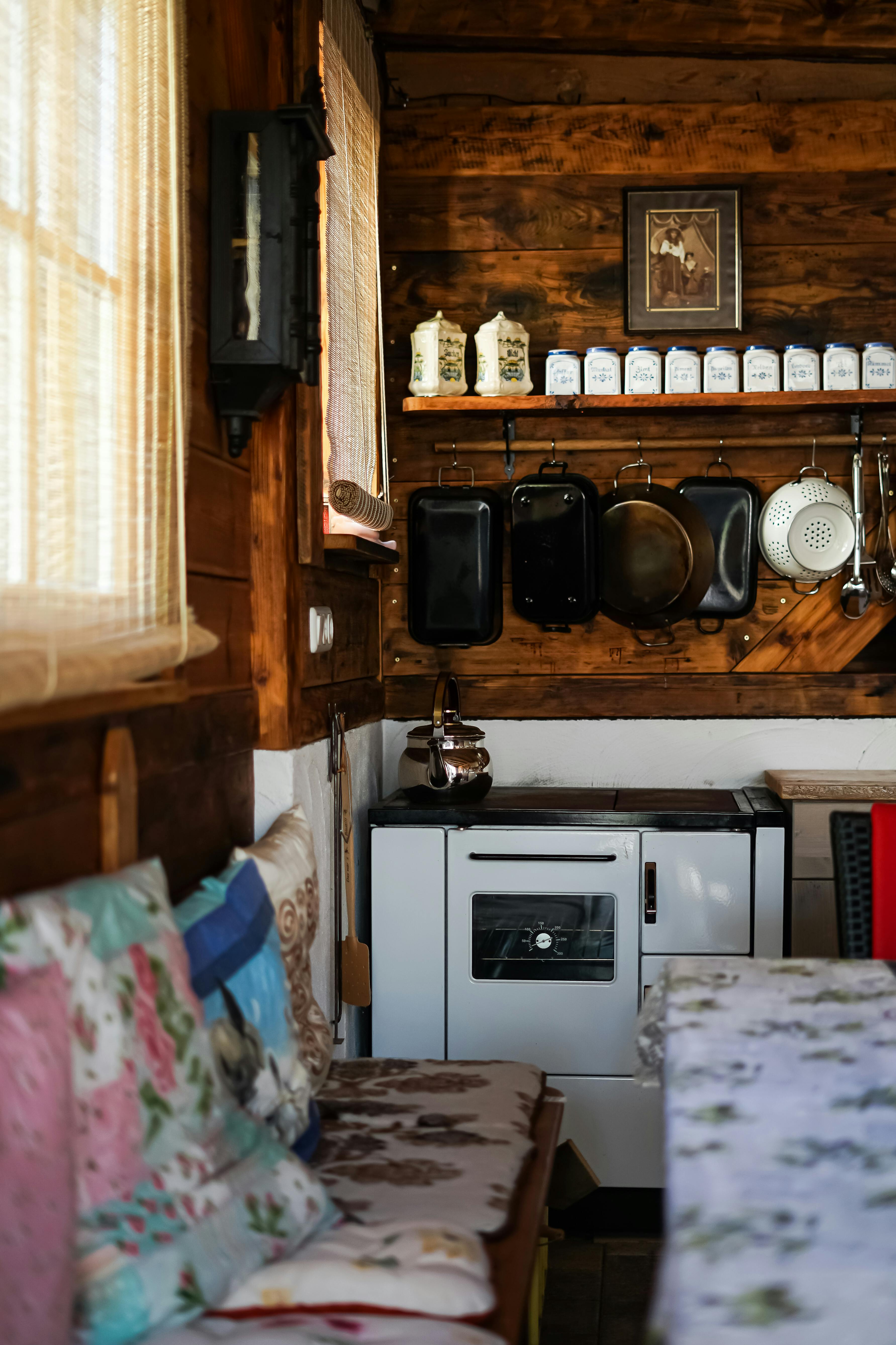 Vintage Kitchen in House · Free Stock Photo
