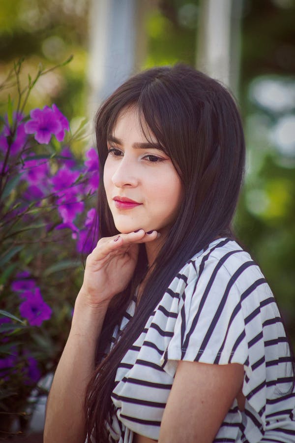 Girl Flowers Photos, Download The BEST Free Girl Flowers Stock Photos ...