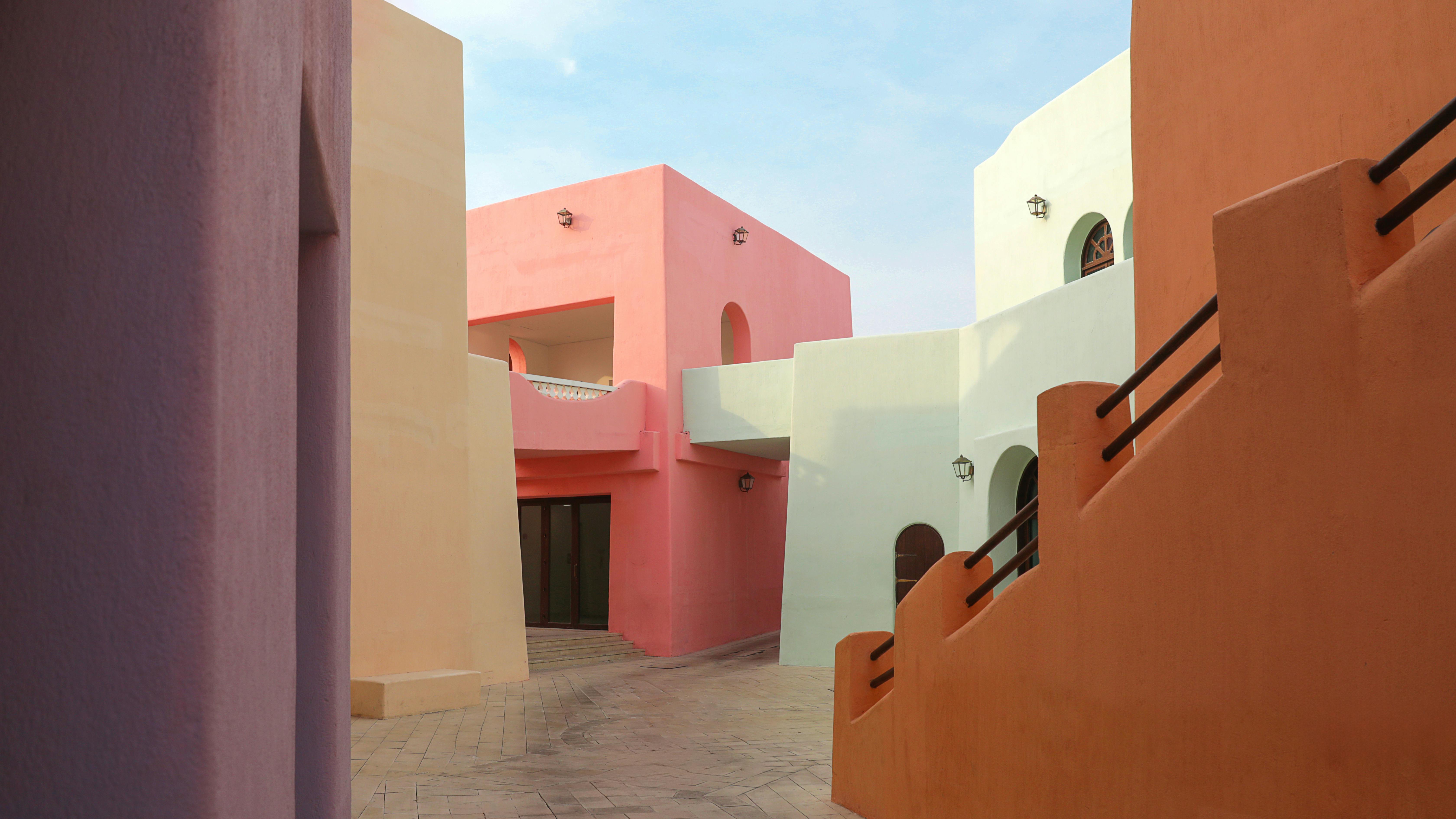 Pastel Colored Houses in Mina District, Doha, Qatar · Free Stock Photo