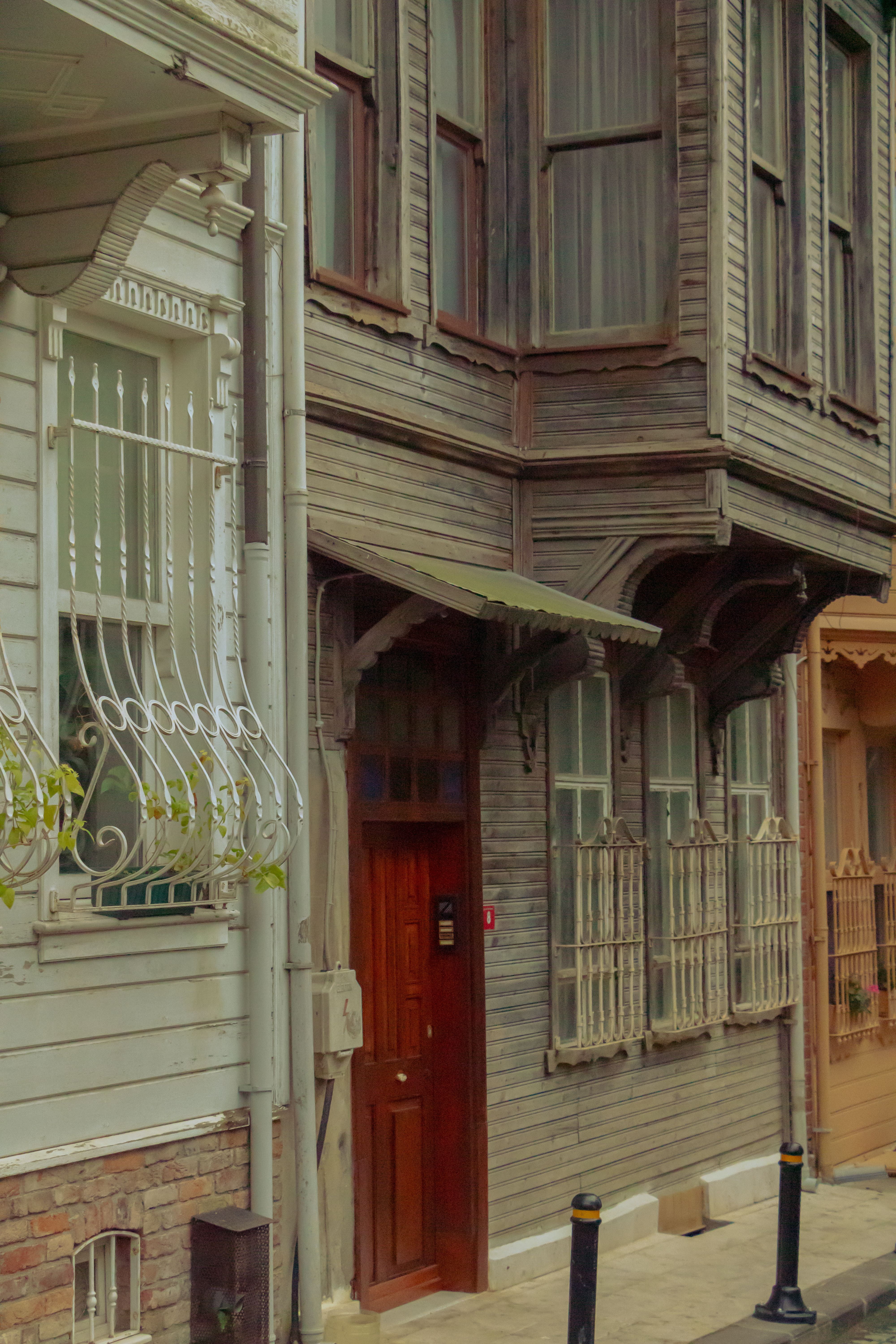Facade of a Typical Turkish House · Free Stock Photo