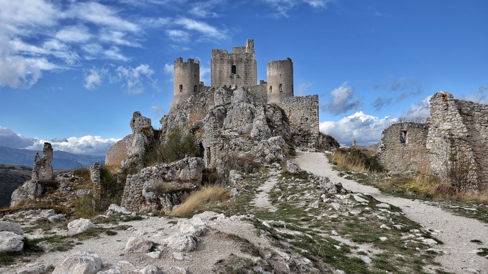 Castle Of Rocca Calascio Photos, Download The BEST Free Castle Of Rocca ...