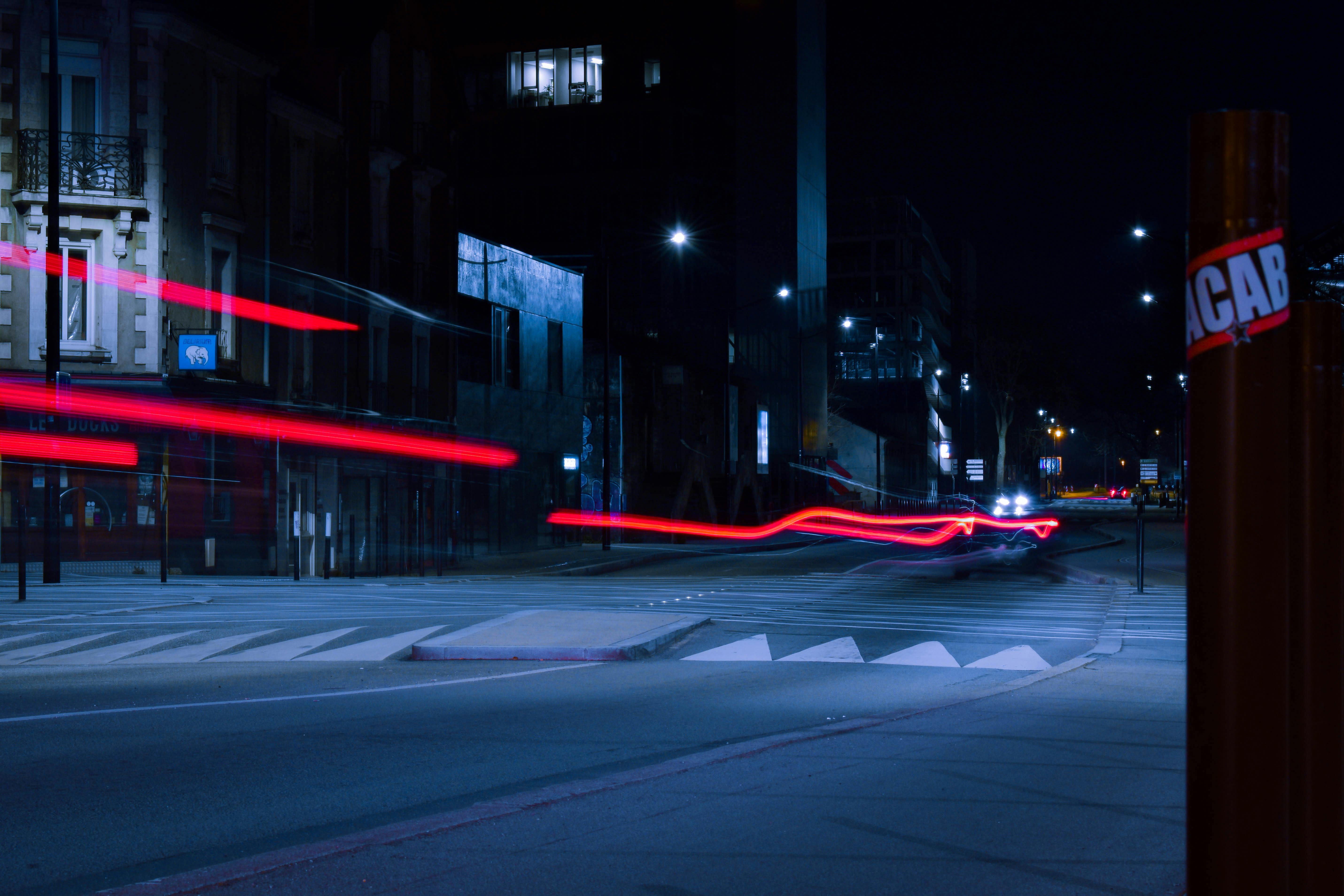 Red Light on Street at Night · Free Stock Photo