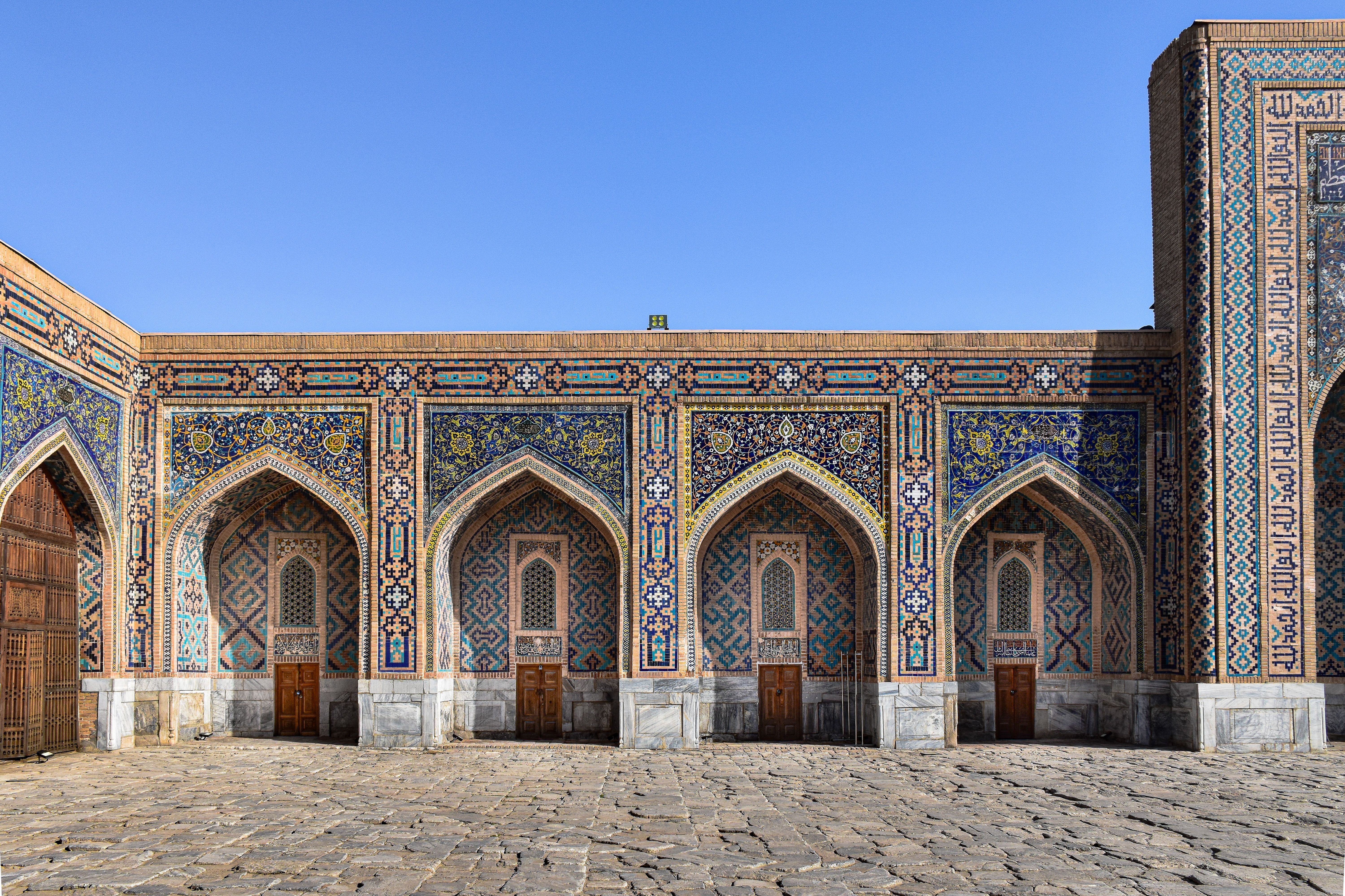 Ornate Walls on Traditional Building · Free Stock Photo