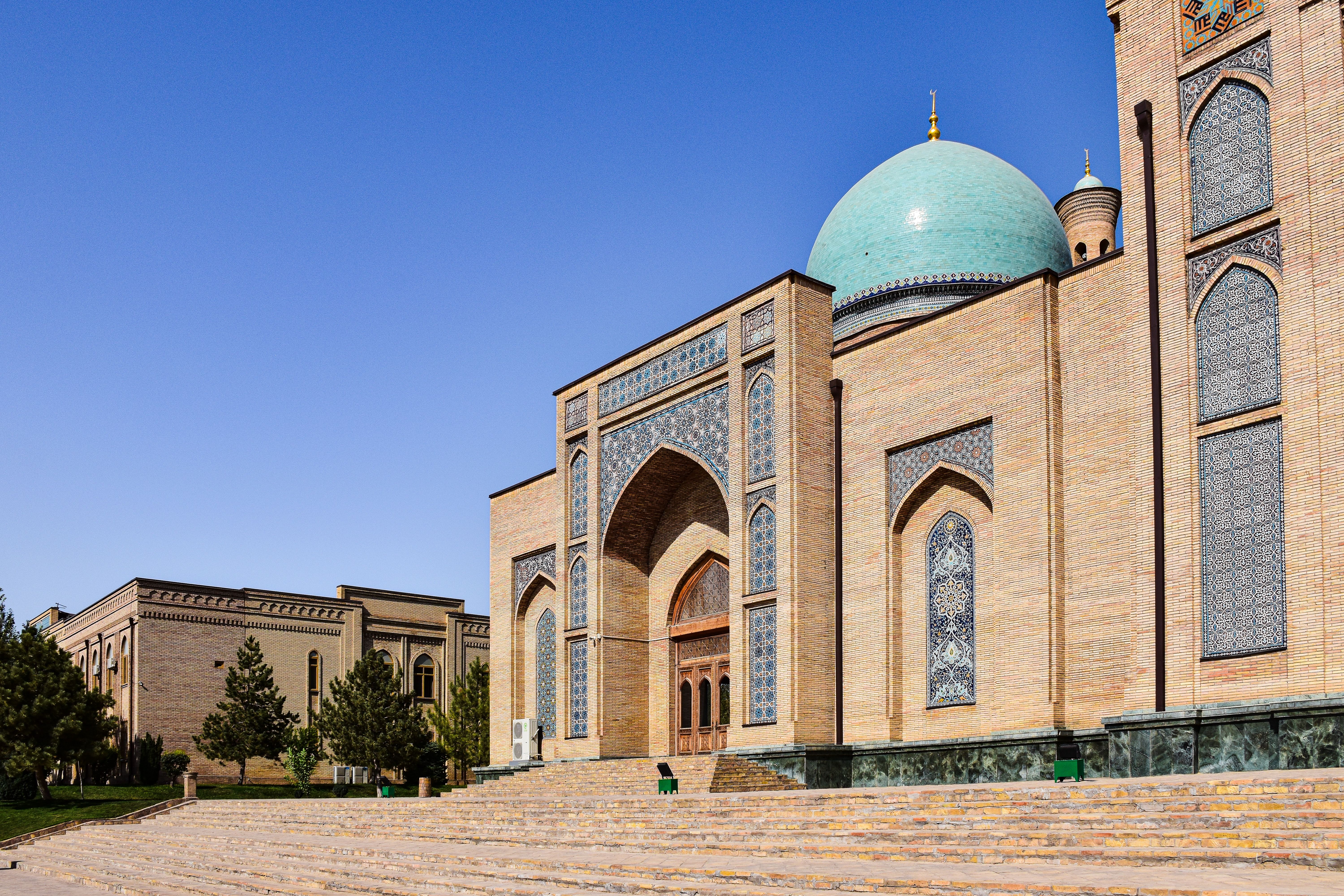Tillya Kari Madrassah Madrasa in Samarkand · Free Stock Photo