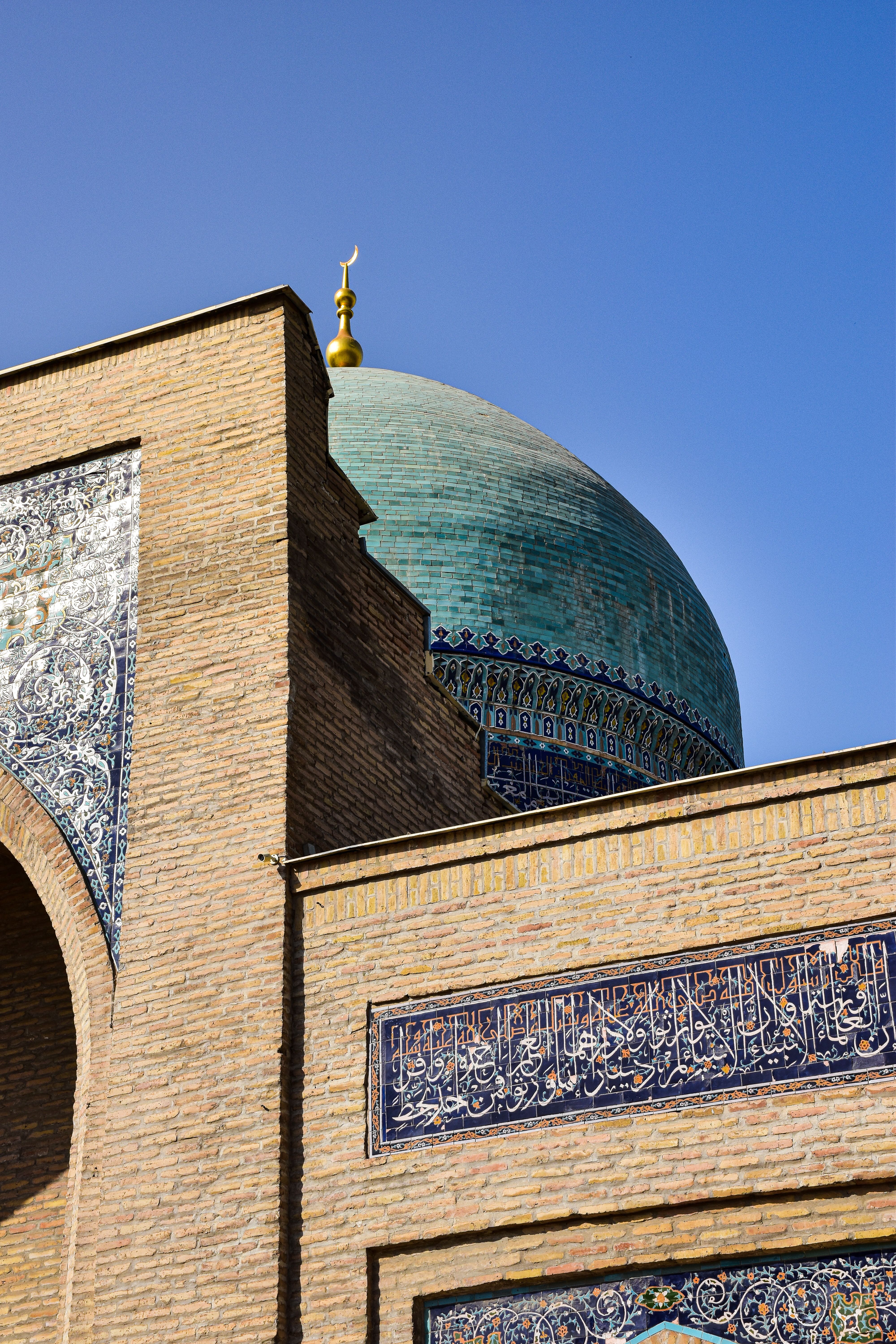 Golden Shrine of Imam Hossain in Karbela in Iraq · Free Stock Photo