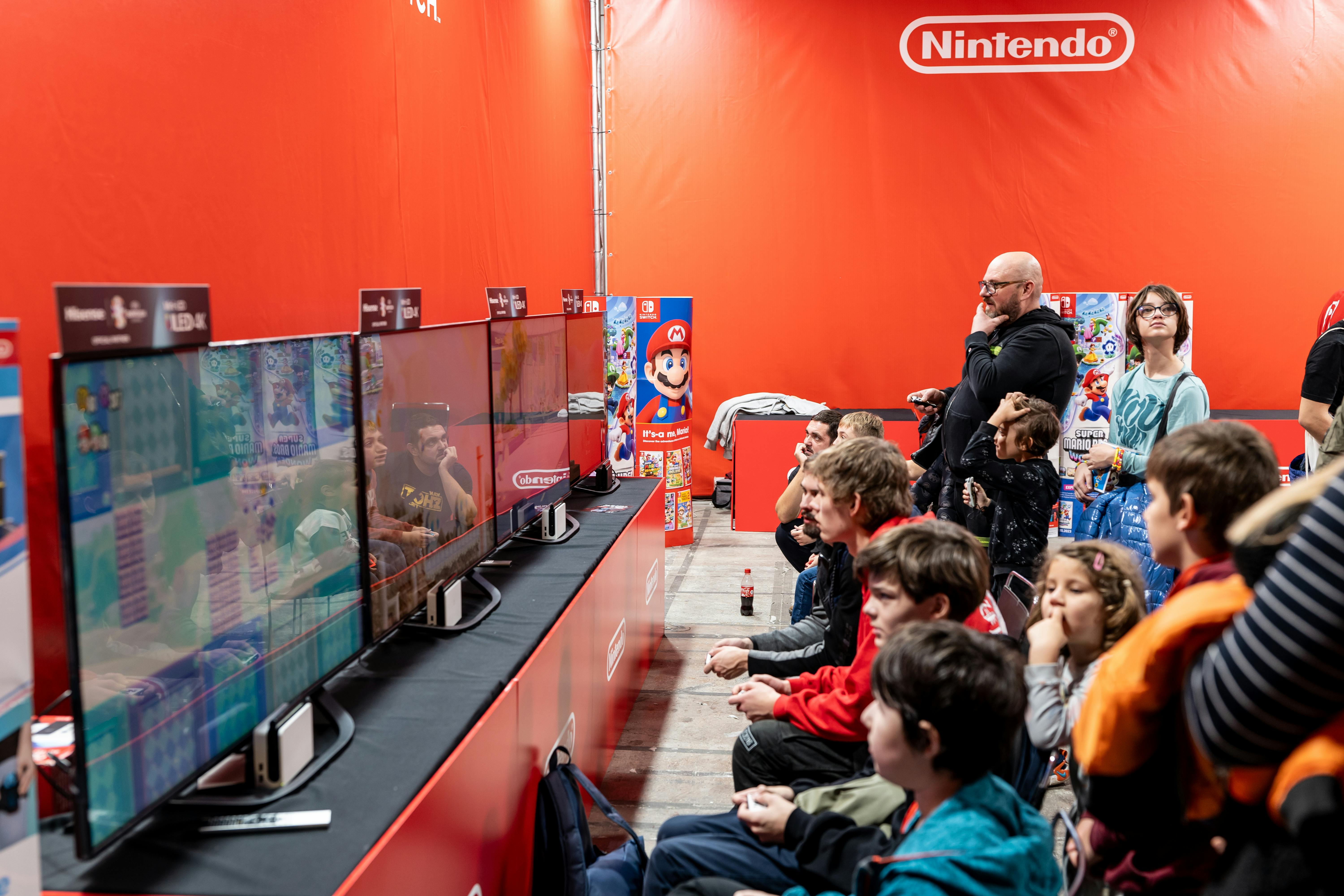 Children during Gaming Event · Free Stock Photo