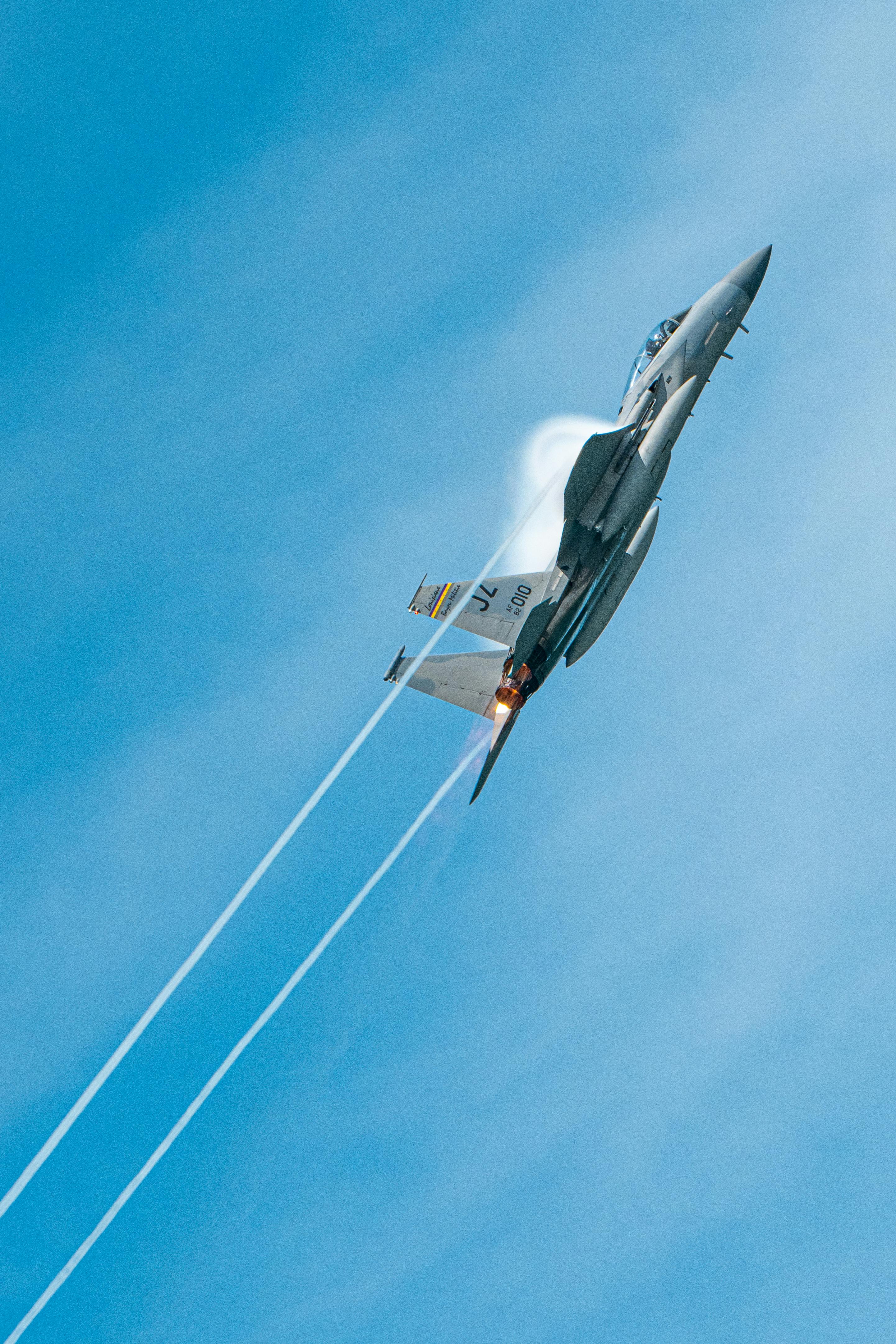 Grey Fighter Jet Flying · Free Stock Photo