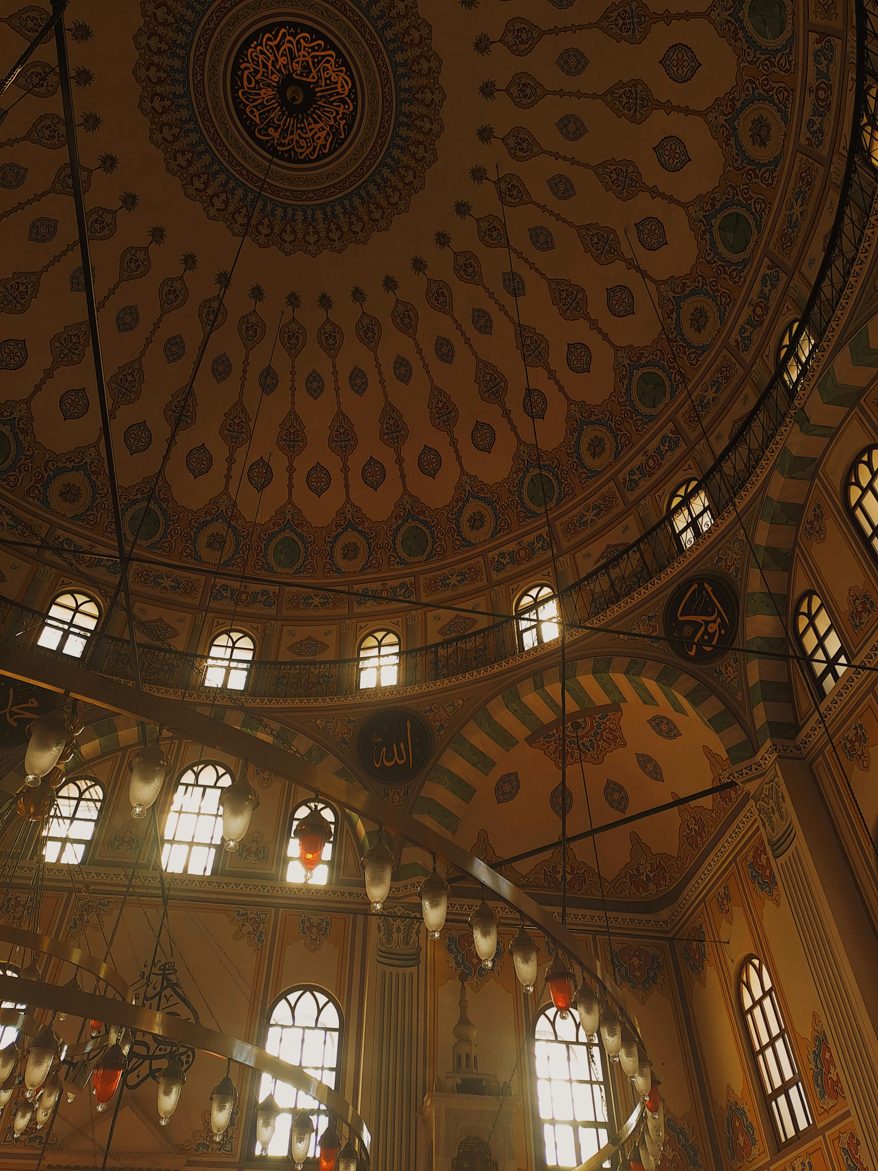 Low Angle Shot of a Decorative Mosque Dome · Free Stock Photo