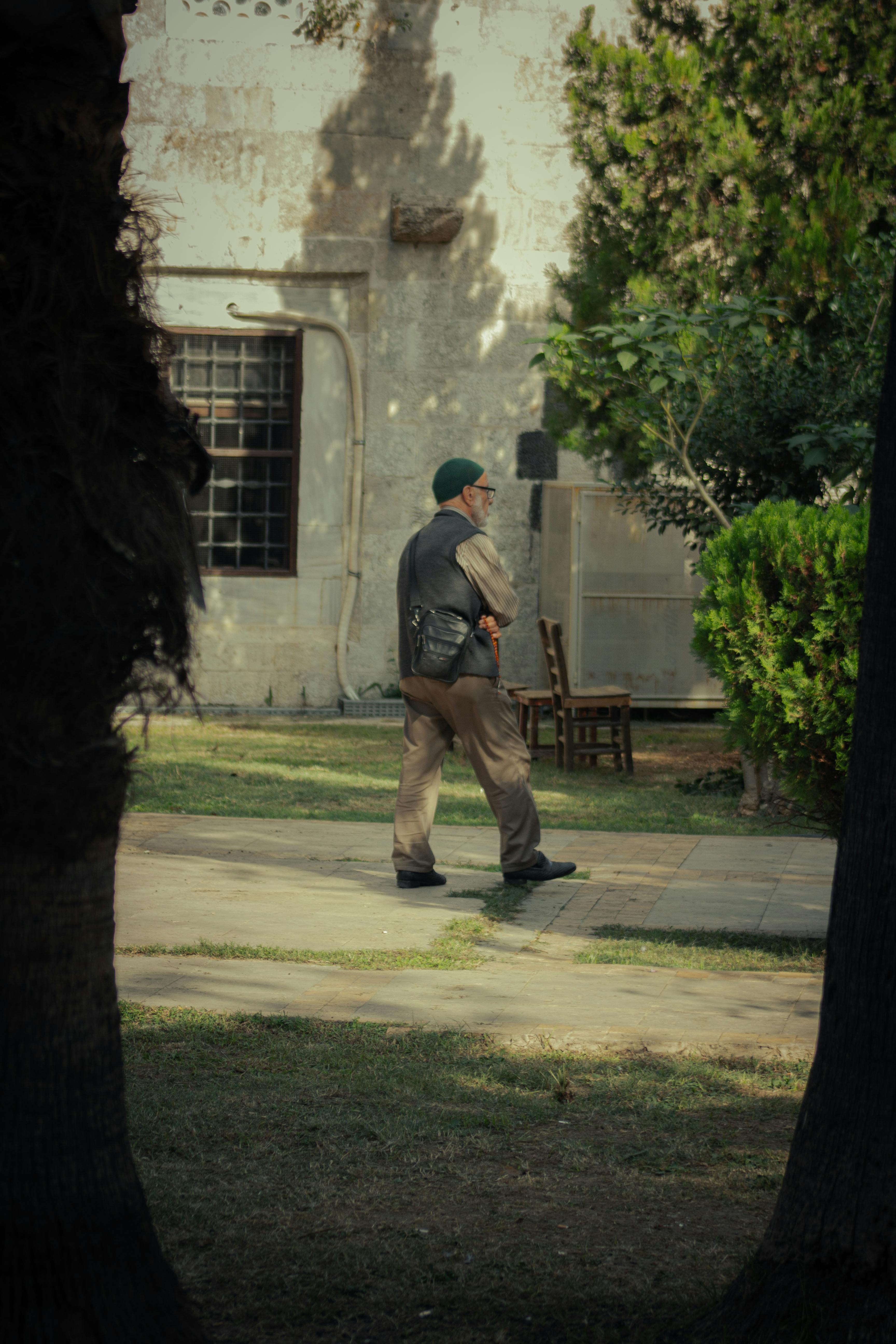 Elderly Man in Military Uniform · Free Stock Photo