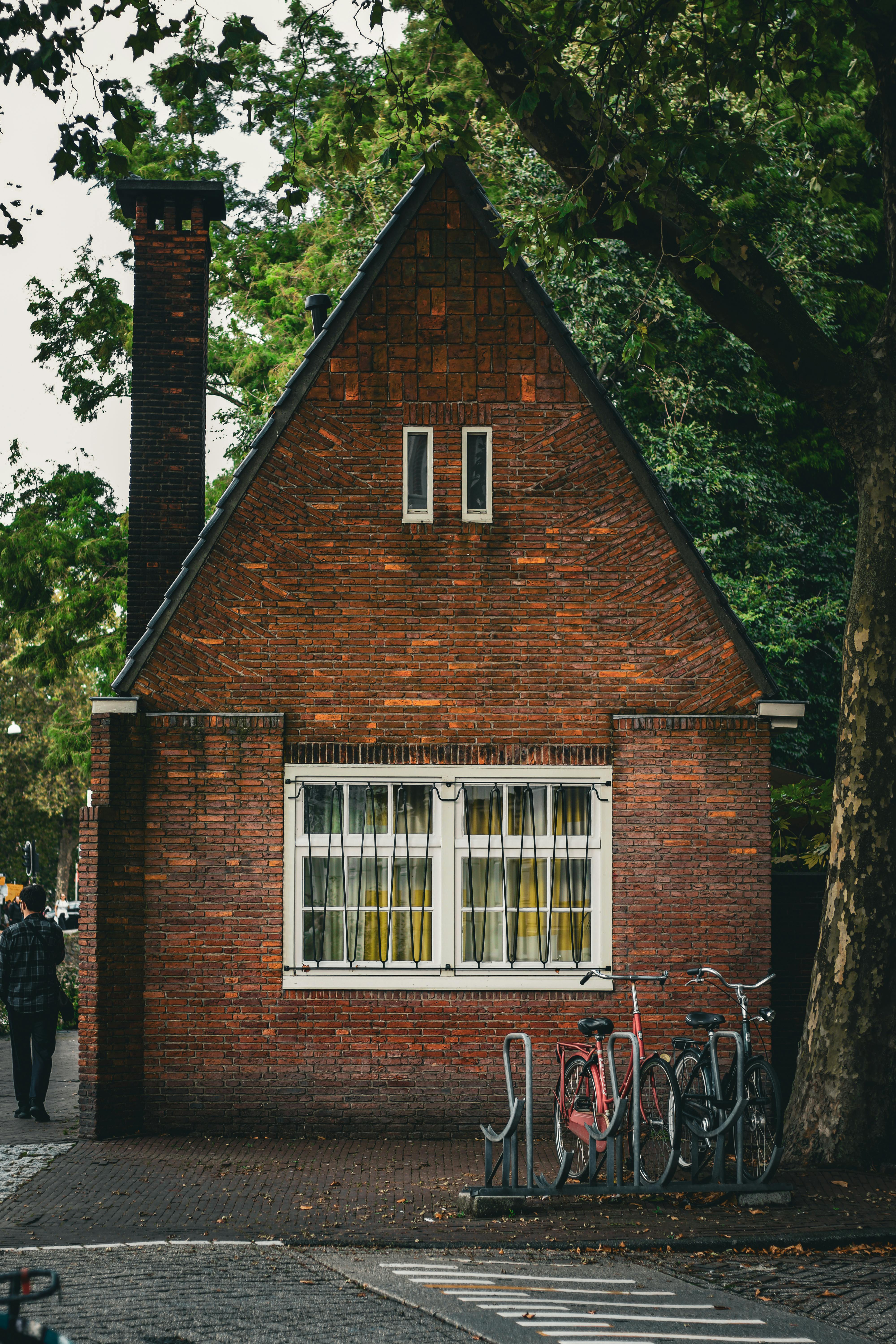 Tiny Brick House · Free Stock Photo