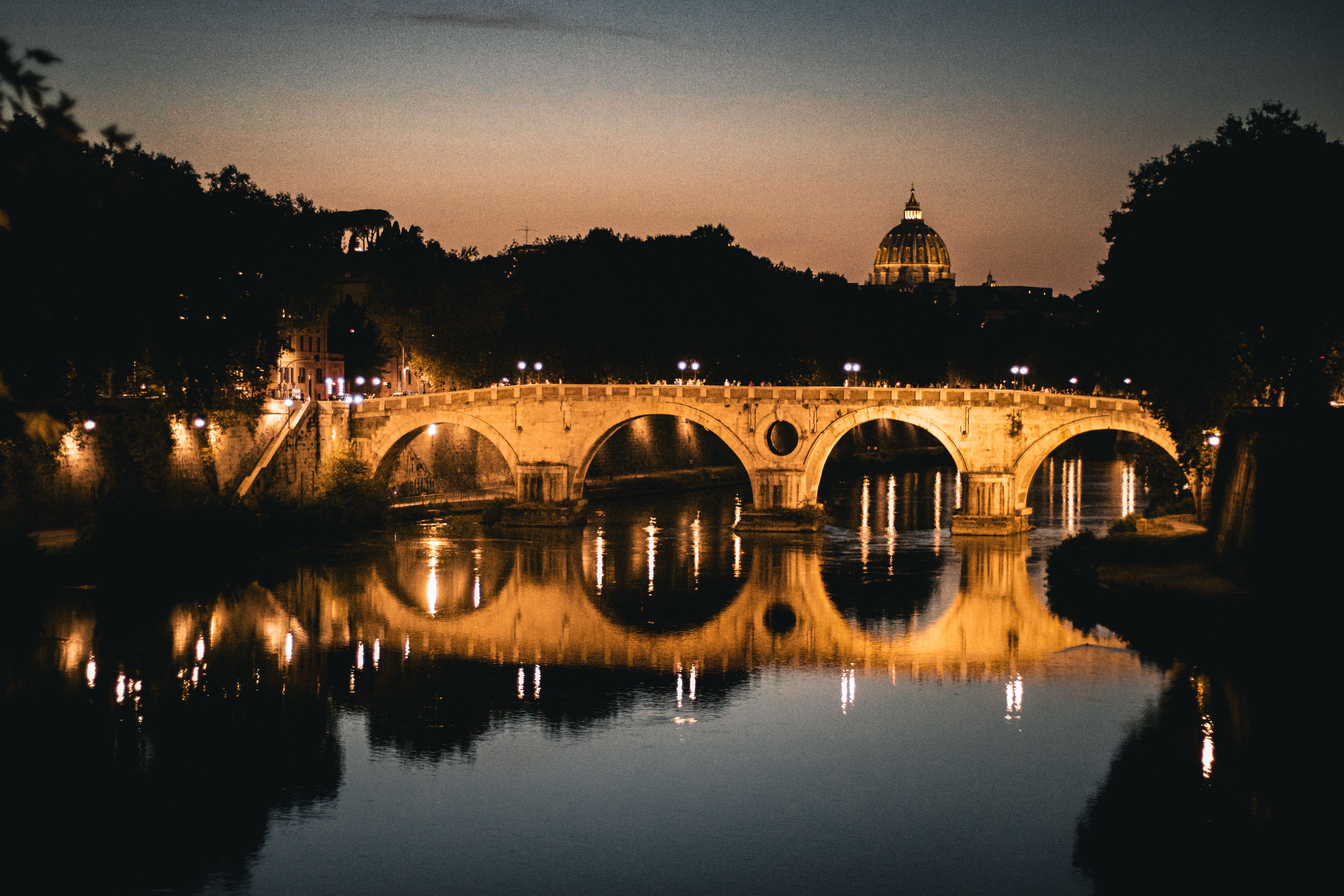 Illuminated Ponte Sisto in Rome at Night · Free Stock Photo