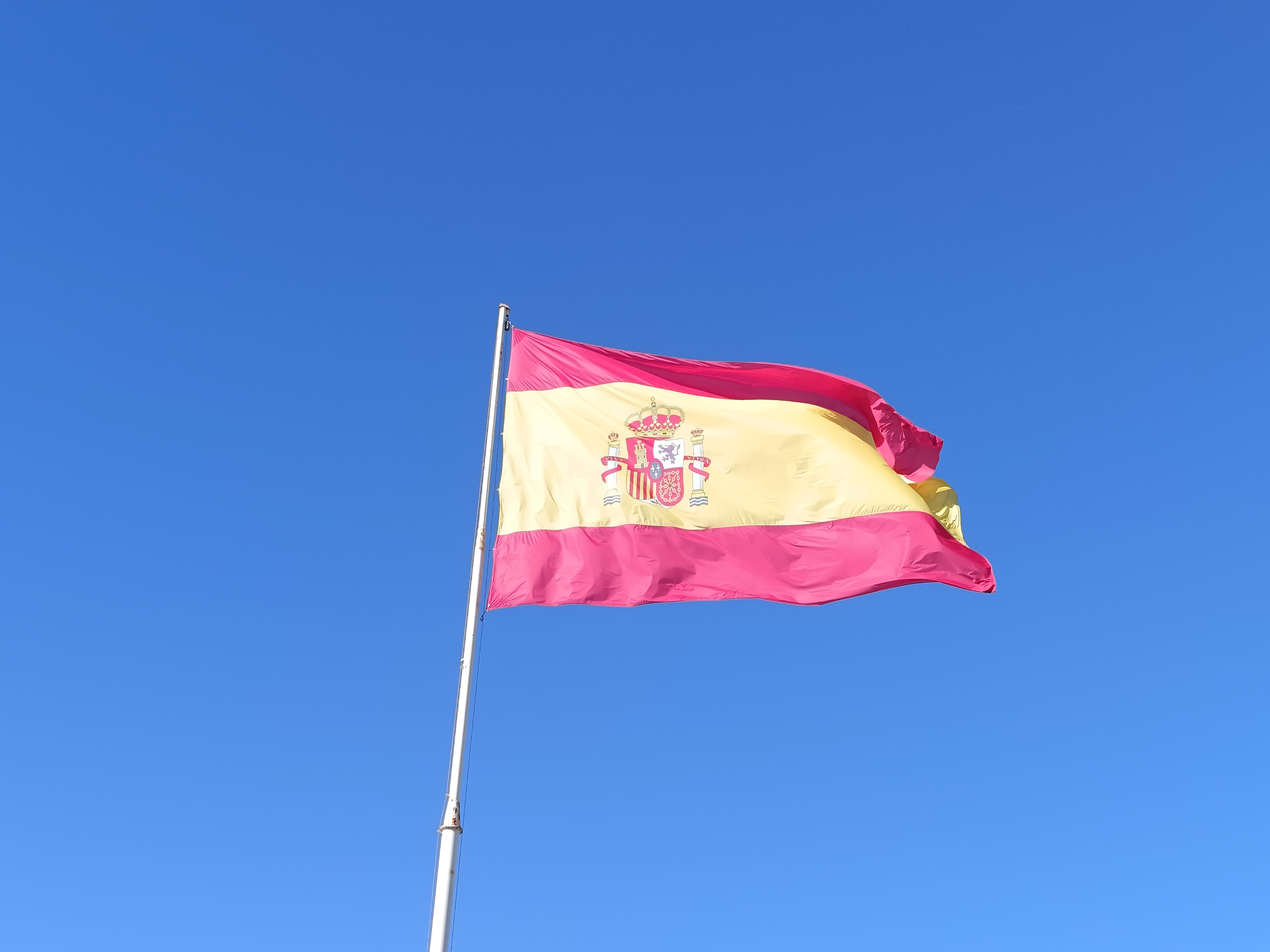 Foto de stock gratuita sobre al aire libre, andalucía, asta de bandera ...