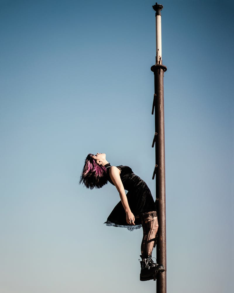 Standing In Pole Pose Photos, Download The BEST Free Standing In Pole ...