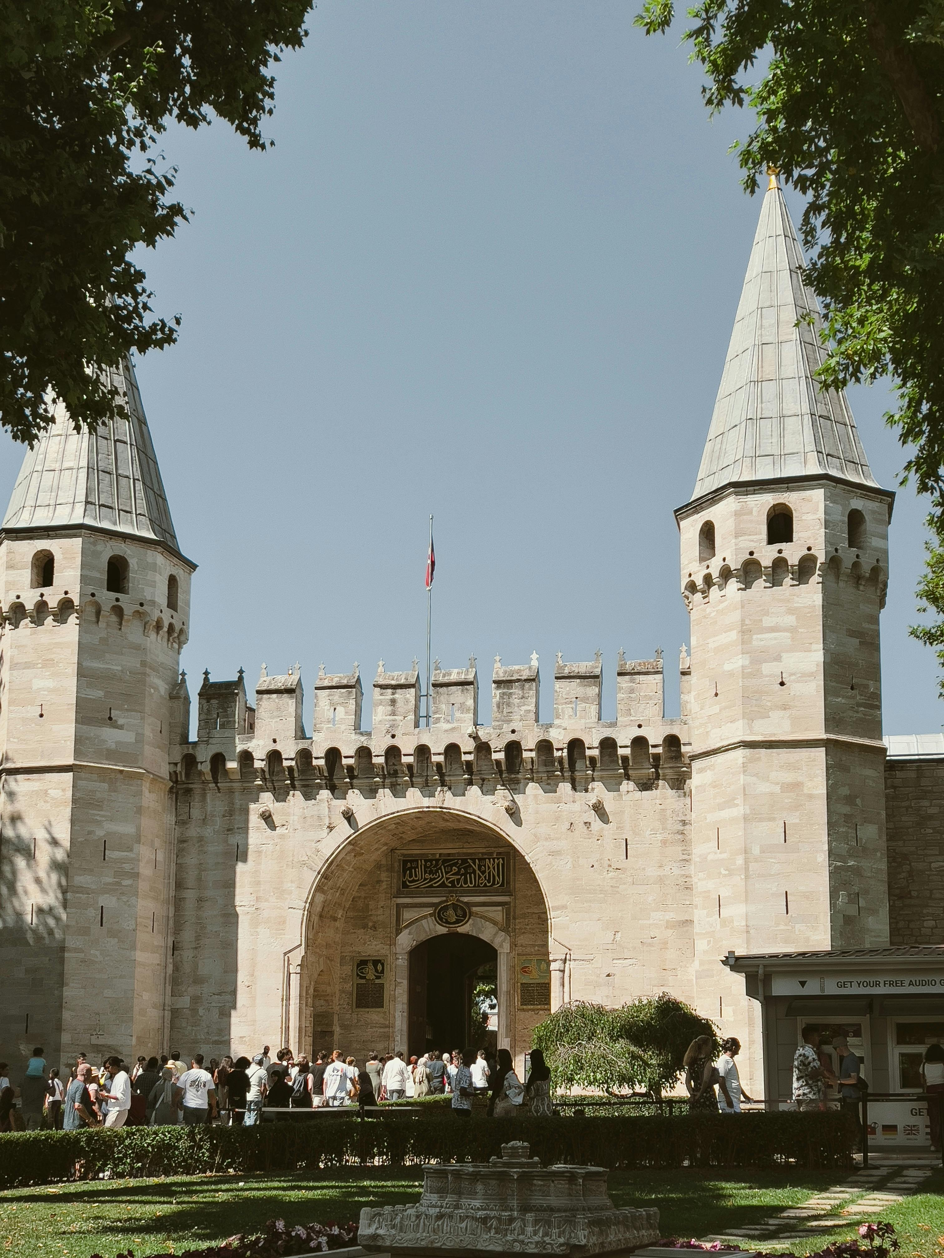 Traditional Castle in Istanbul · Free Stock Photo