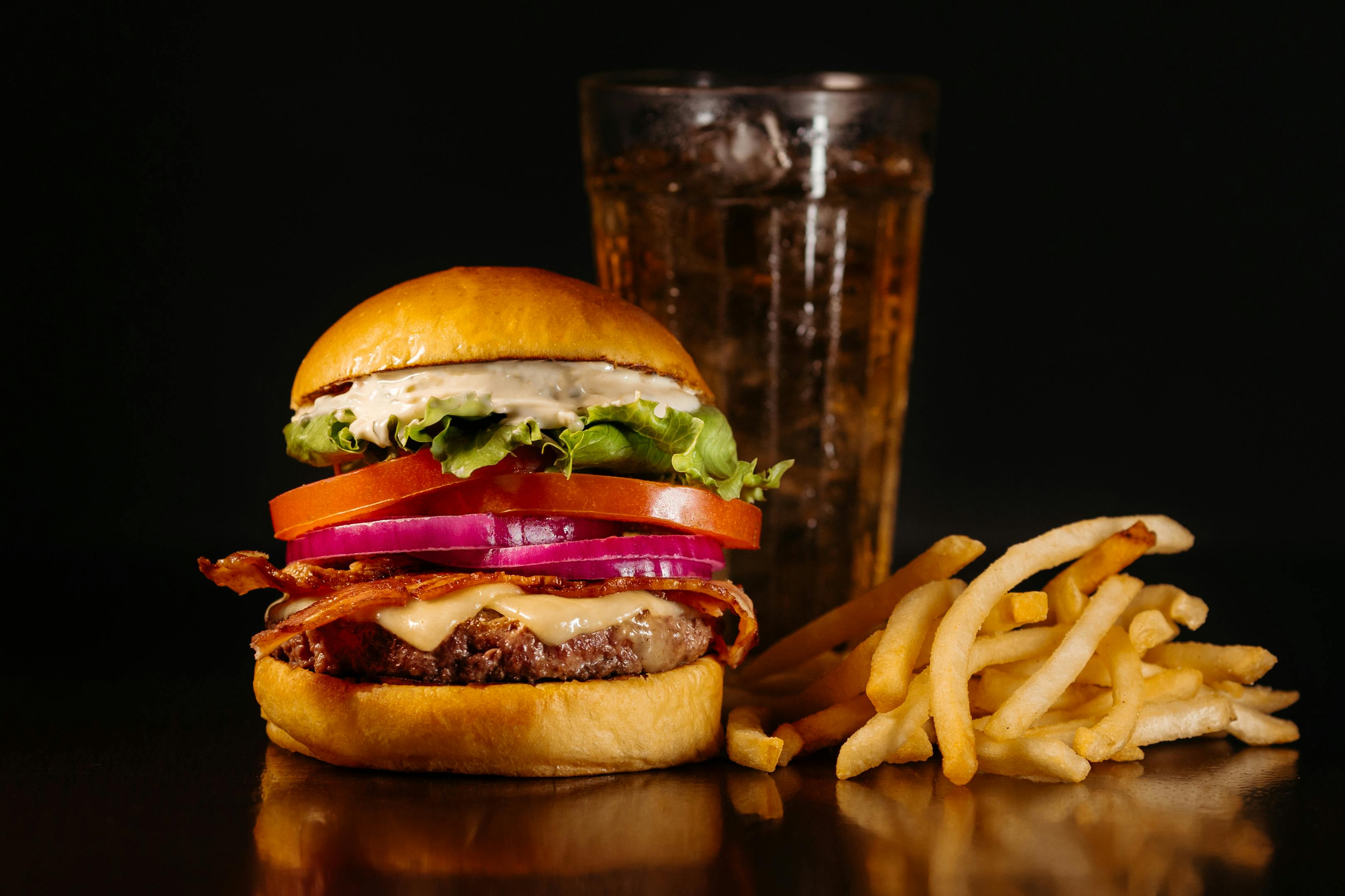 Foto stok gratis tentang balok es, bawang merah, berair, burger, burger ...