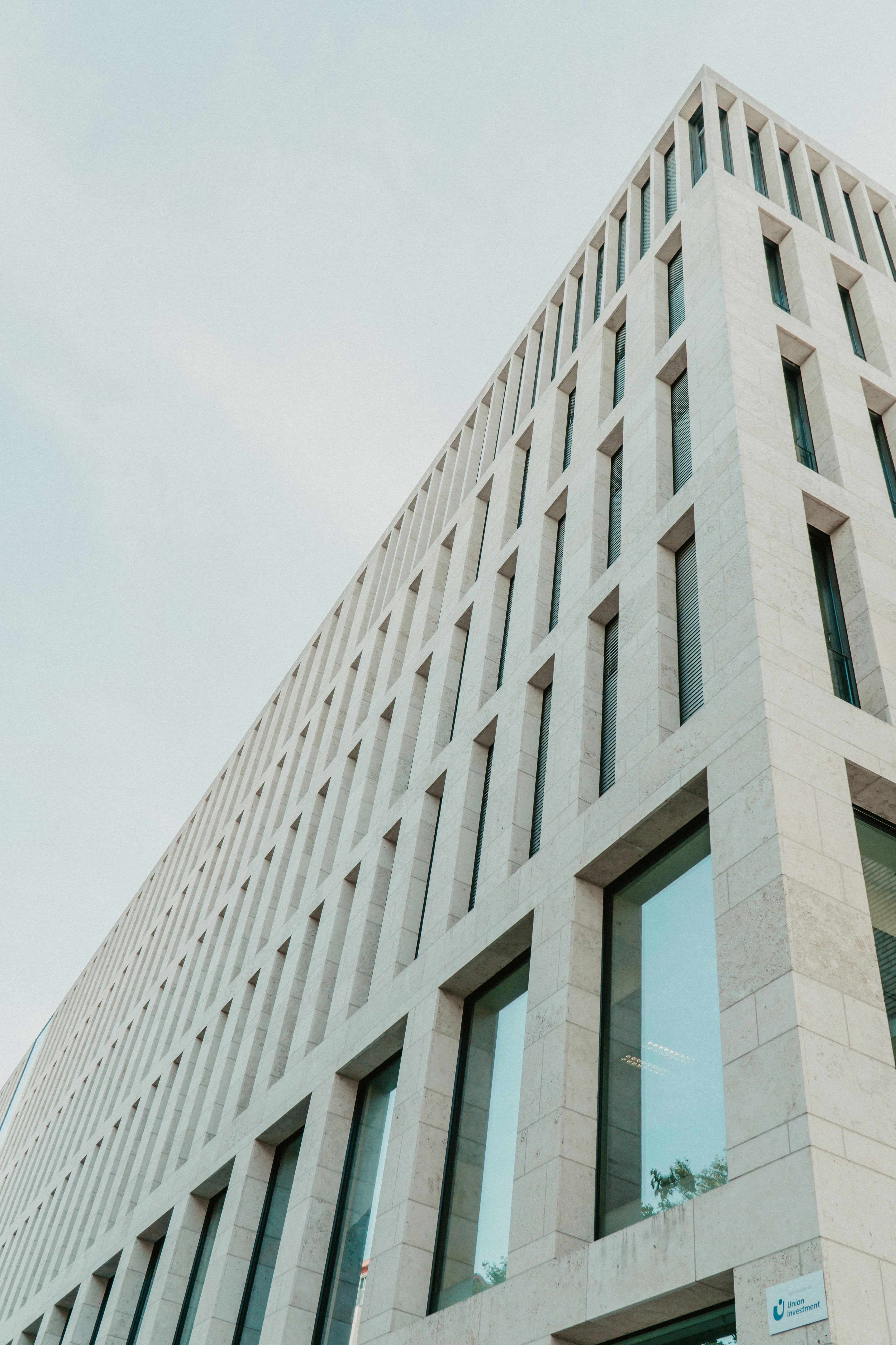 Foto de stock gratuita sobre arquitectura moderna, edificio de oficinas, exterior del edificio ...