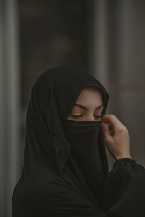 Black Burka Photos, Download The BEST Free Black Burka Stock Photos ...