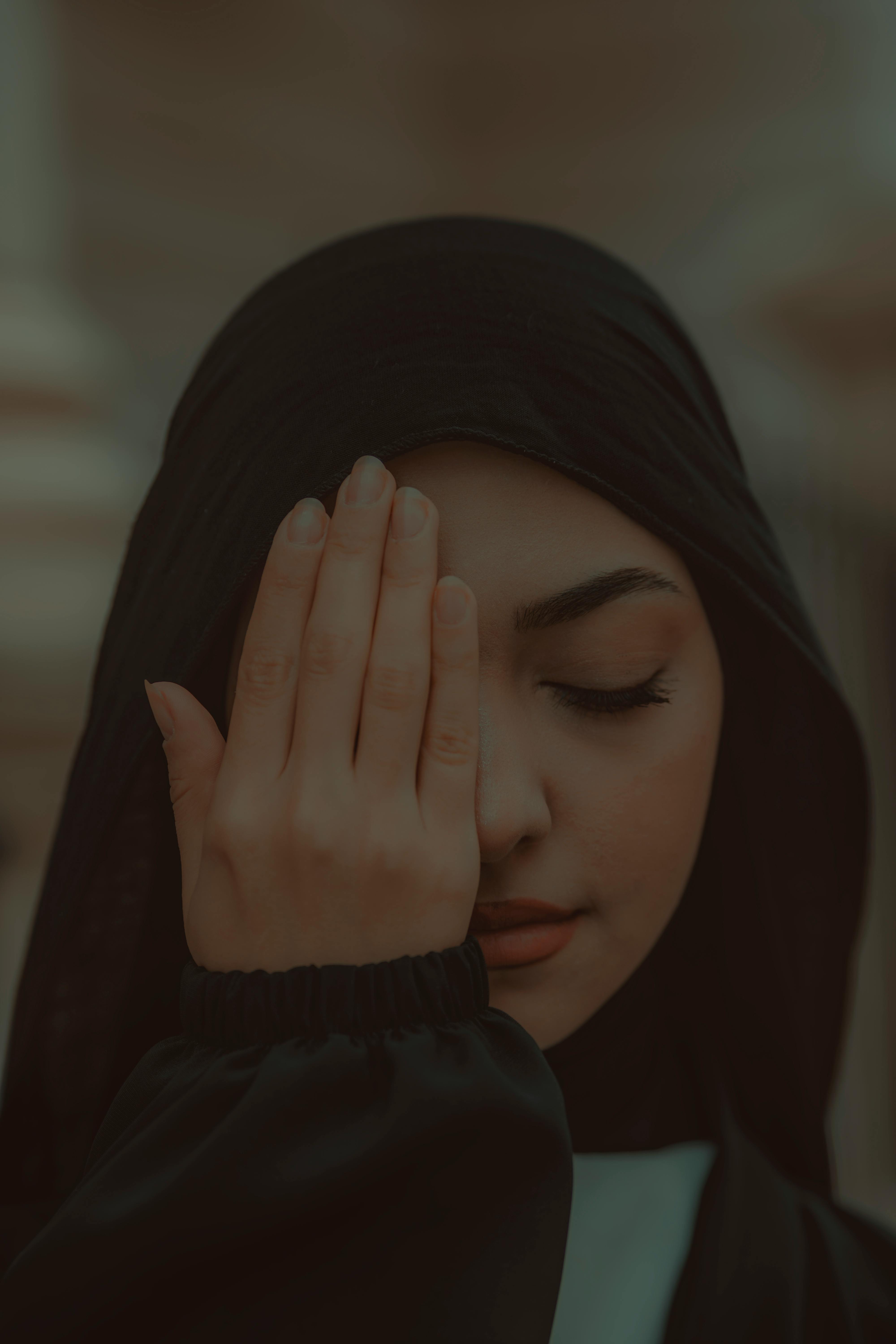 Hand Portrait Photos, Download The BEST Free Hand Portrait Stock Photos ...