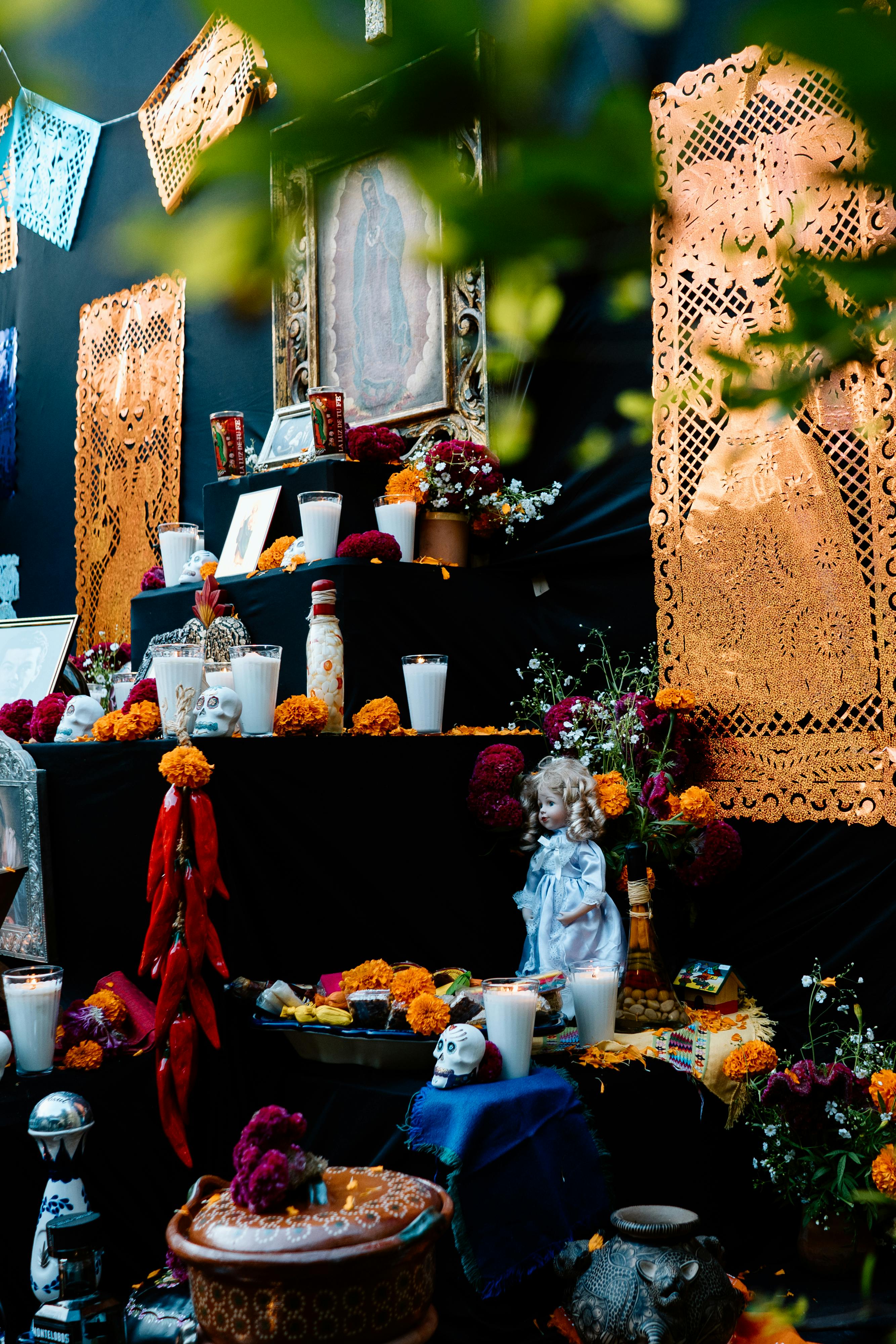 Traditional Mexican Ofrenda on the Day of the Dead · Free Stock Photo