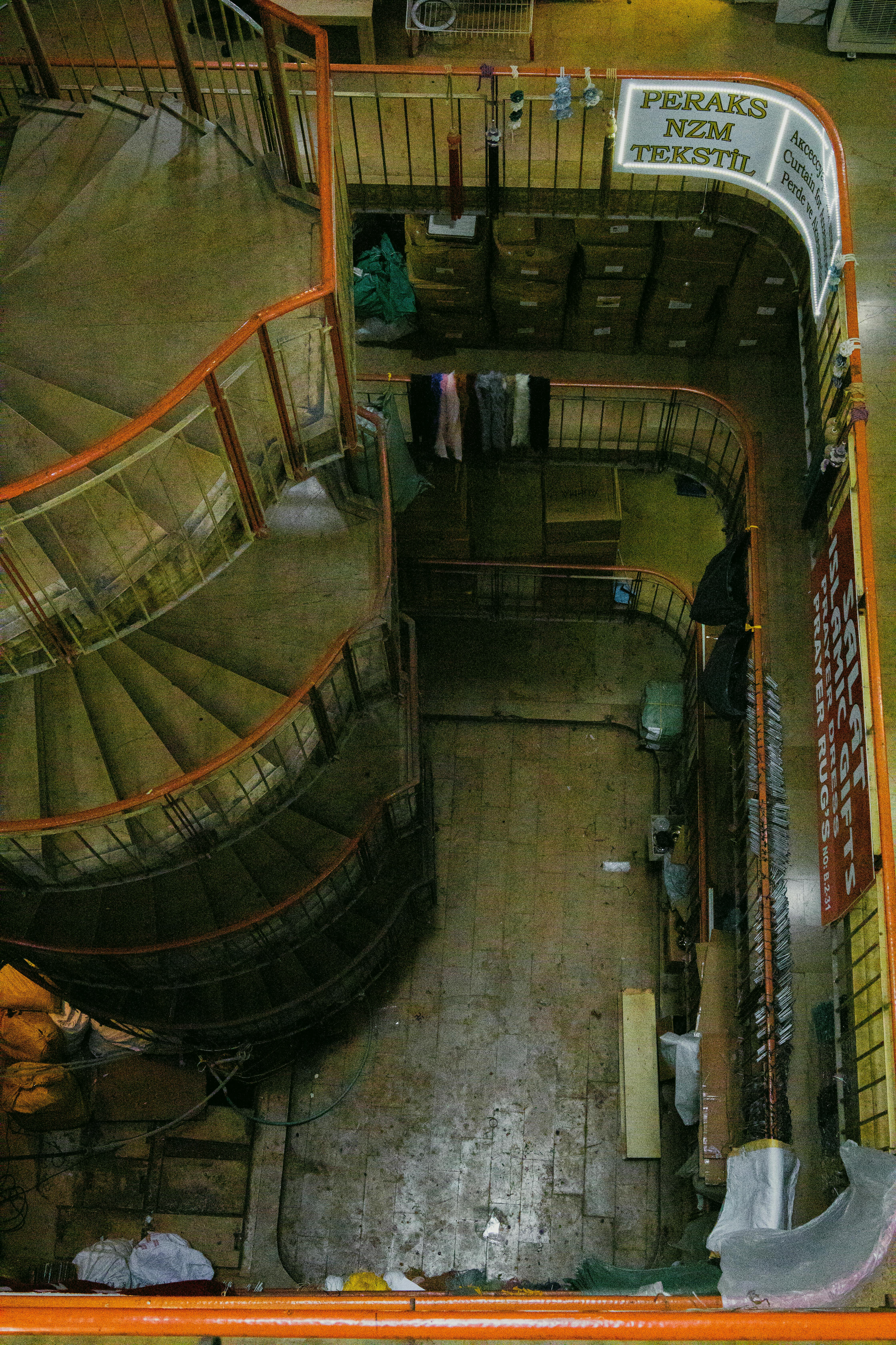 Spiral Staircase in the Courtyard of a Shopping Mall · Free Stock Photo