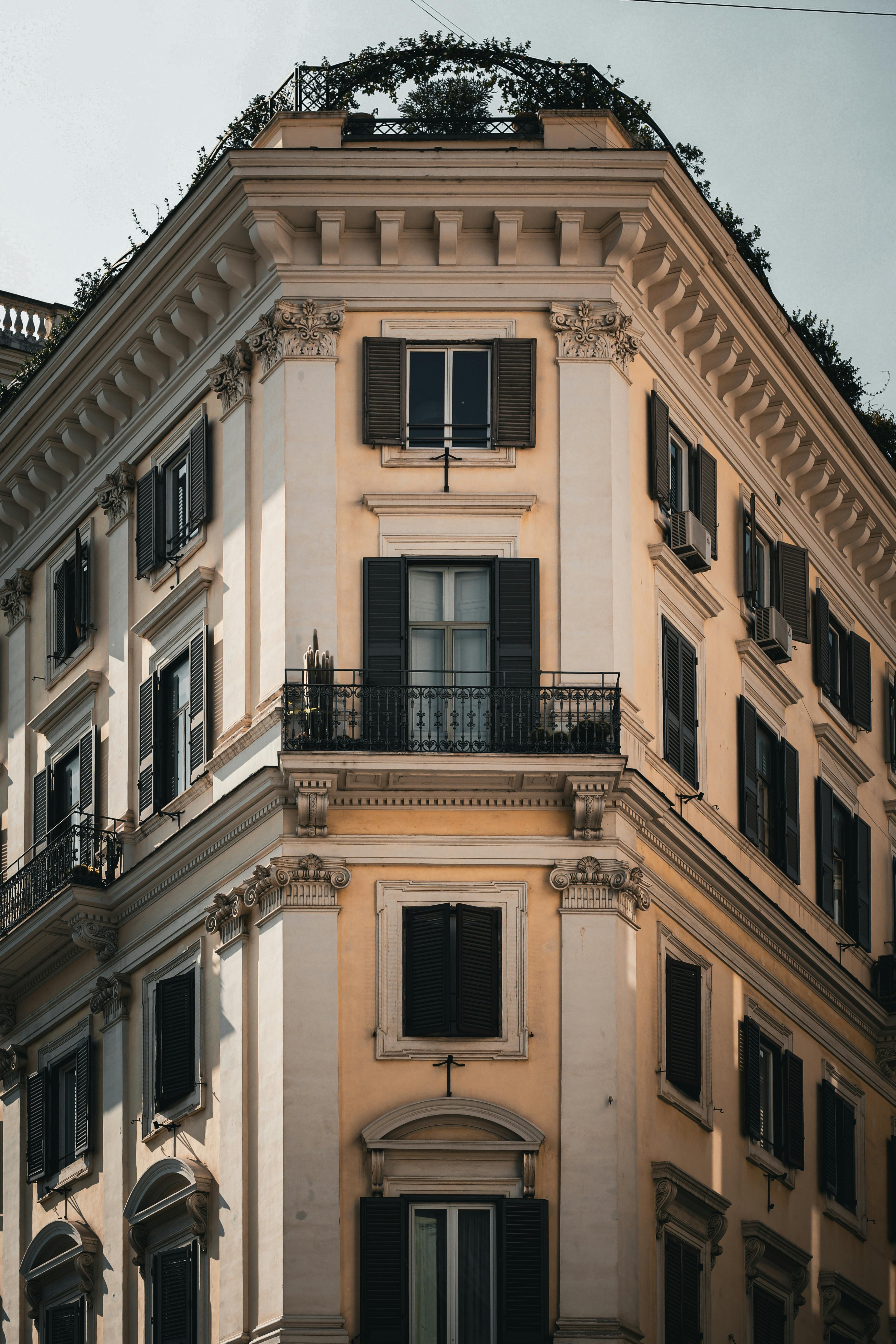 Facade of Corner Tenement · Free Stock Photo