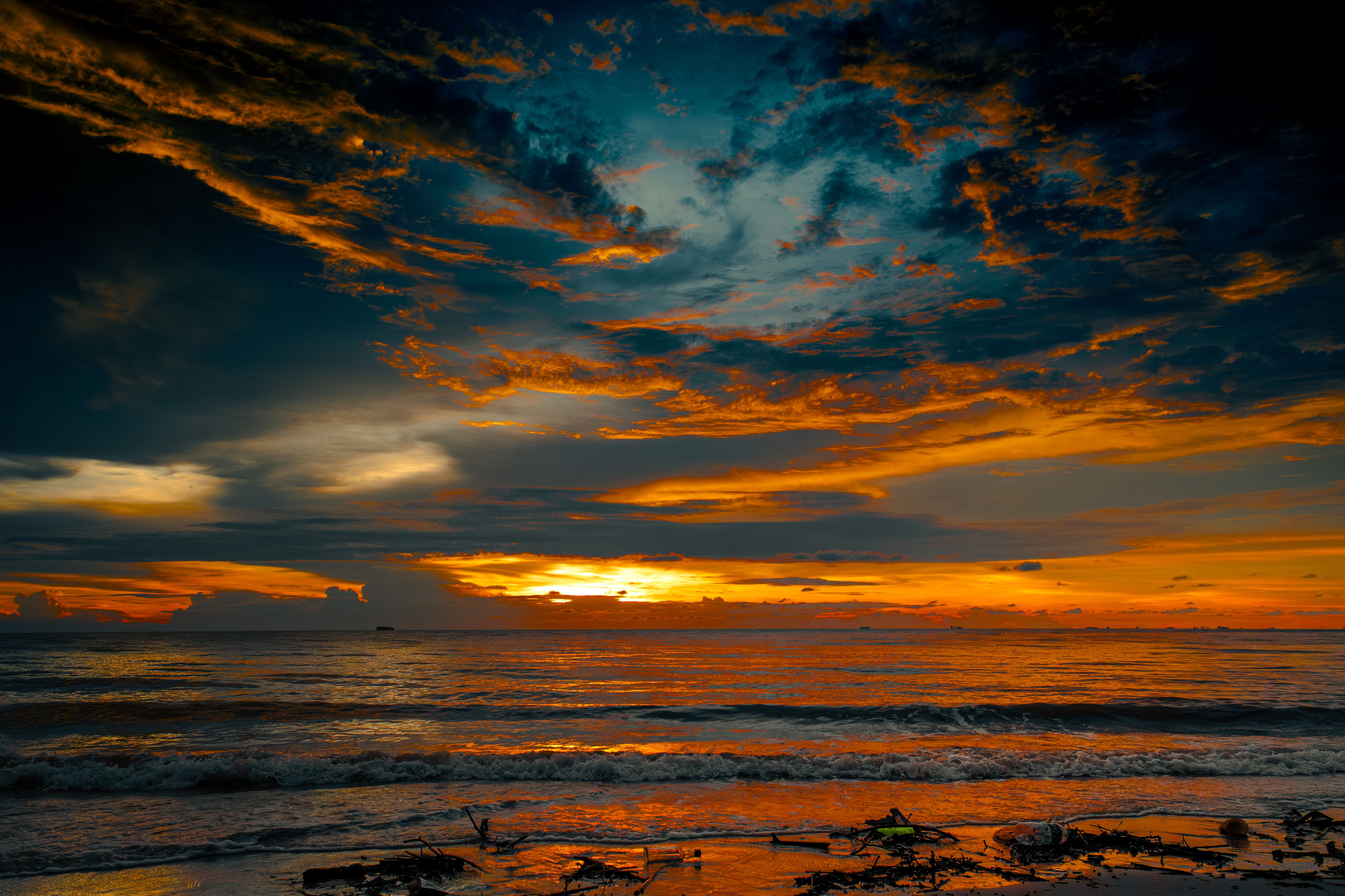 Scenic Sunset over Sea · Free Stock Photo