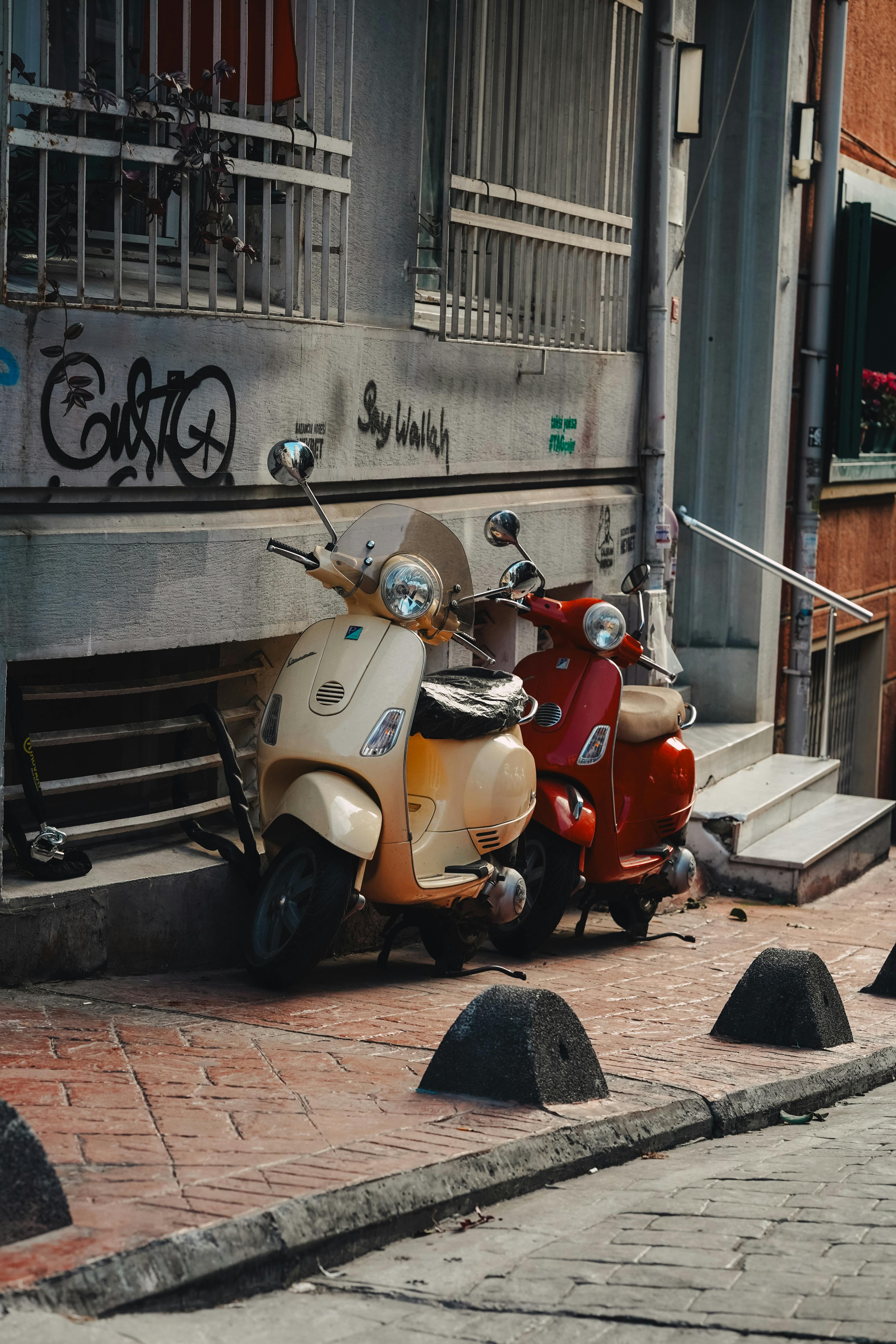 Gray Motor Scooter · Free Stock Photo