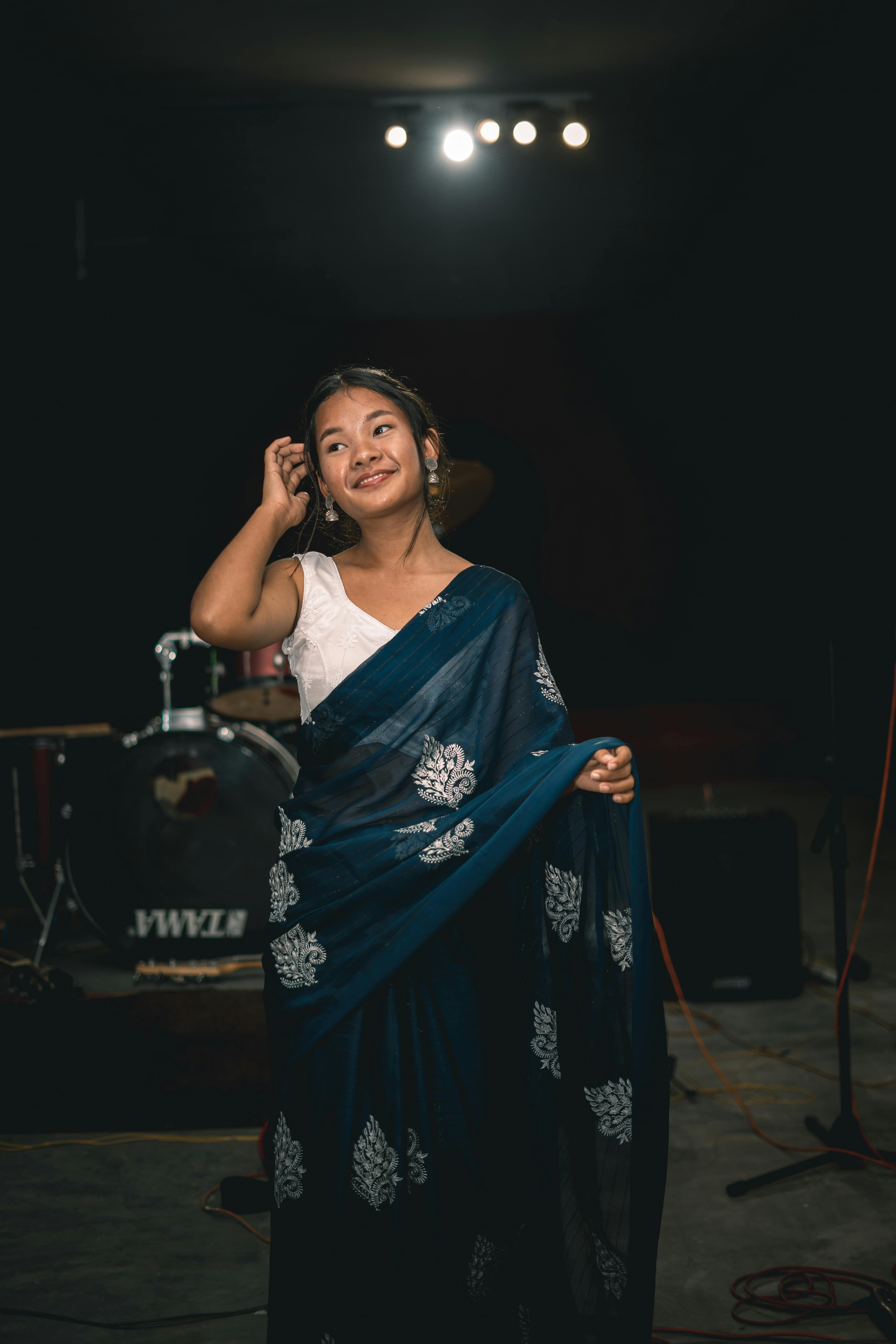 Sari Kit Photos, Download The BEST Free Sari Kit Stock Photos & HD Images