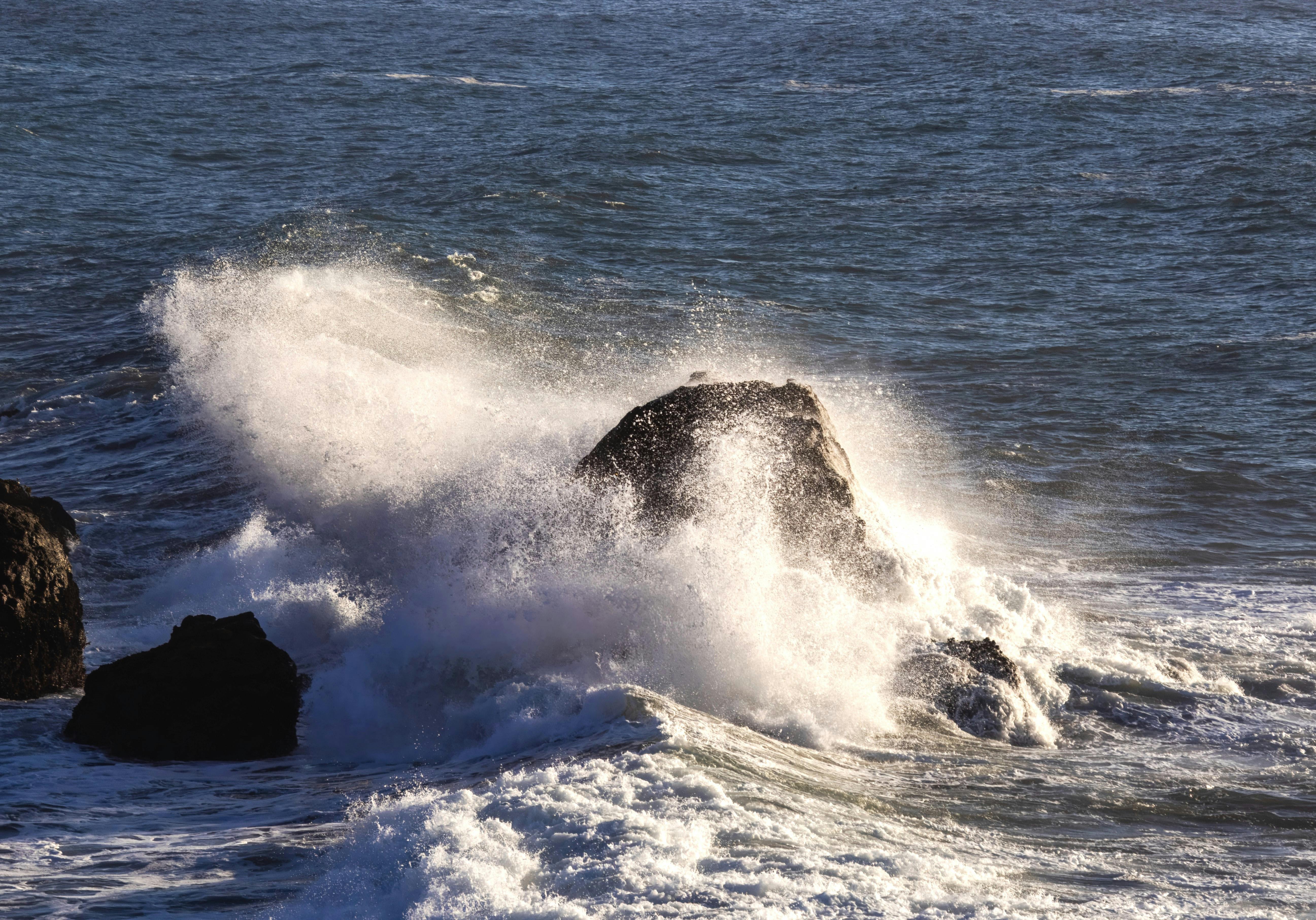 Wave Crushing on Rocks on Sea Shore · Free Stock Photo