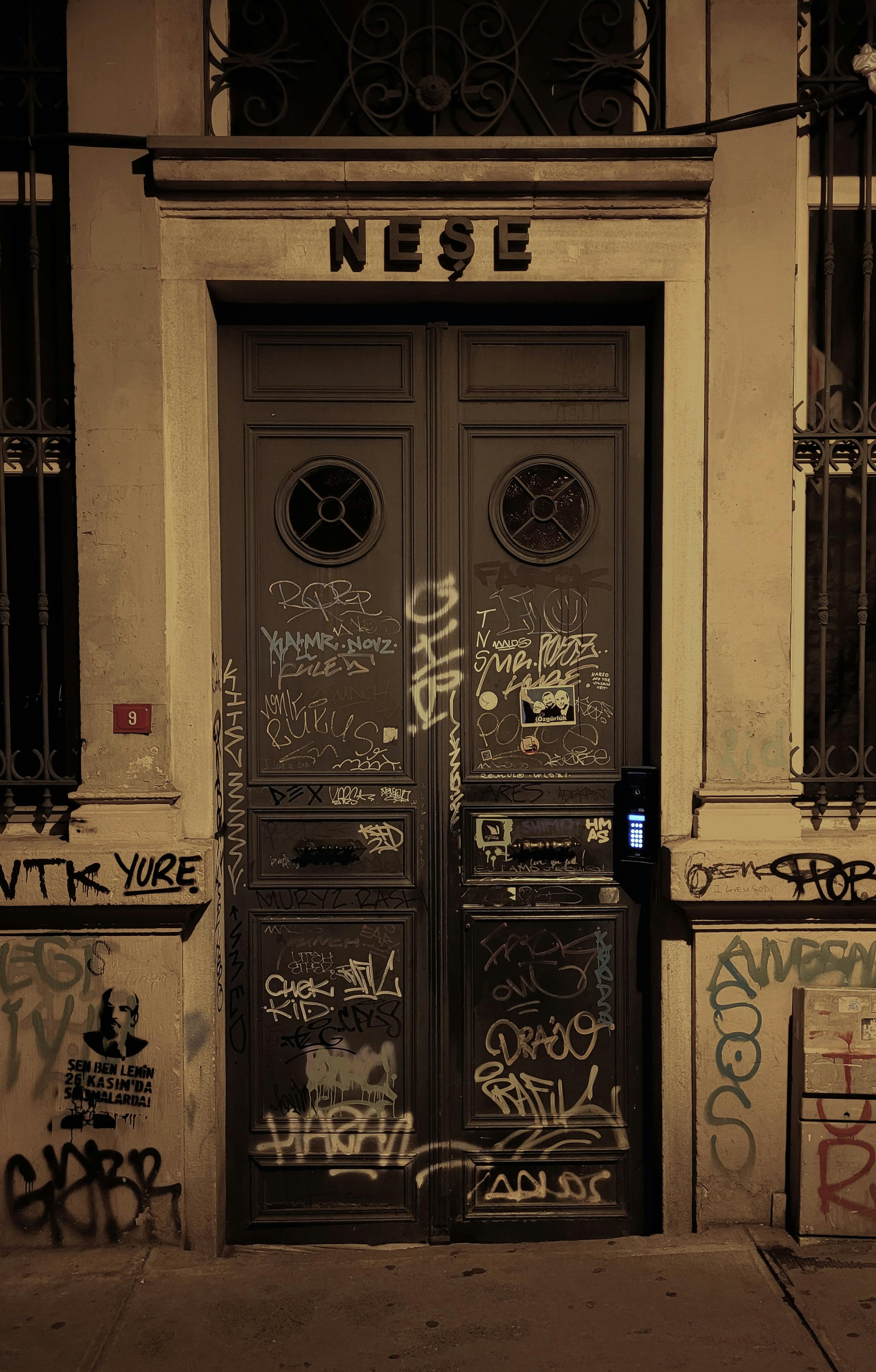 Graffiti on a Door · Free Stock Photo