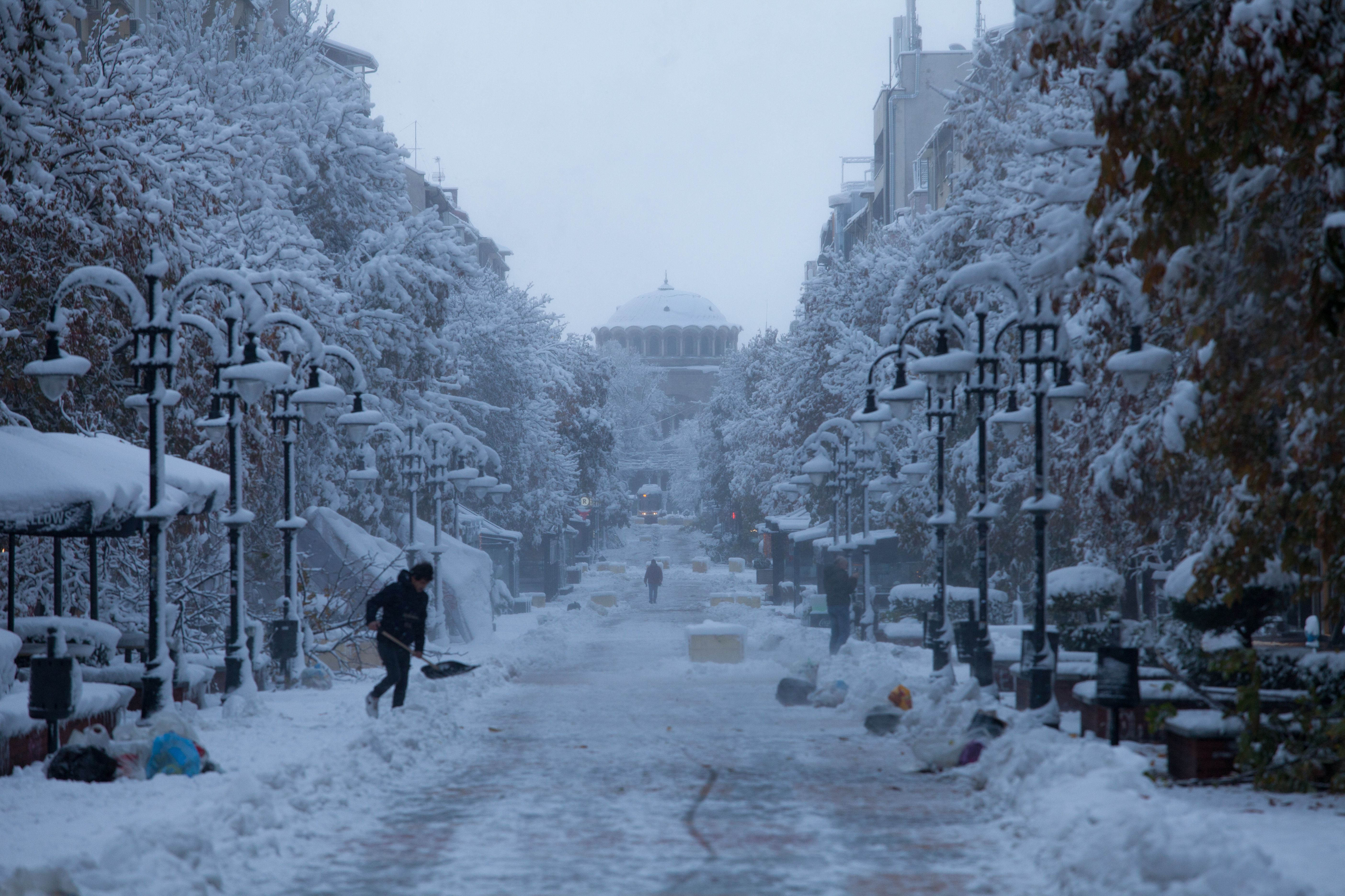 View of a Snowy Alley in a City · Free Stock Photo