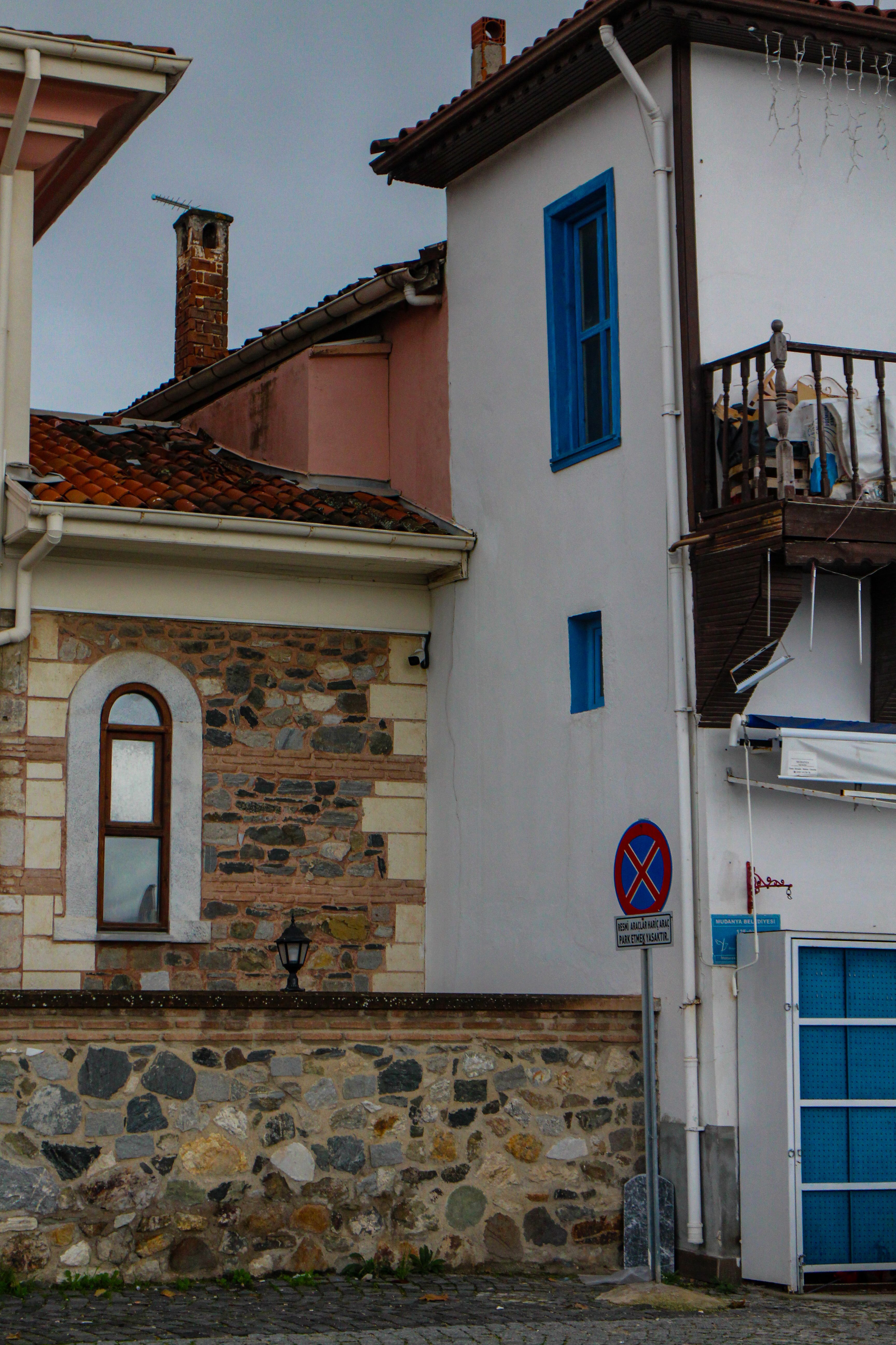Neglected Houses in City · Free Stock Photo