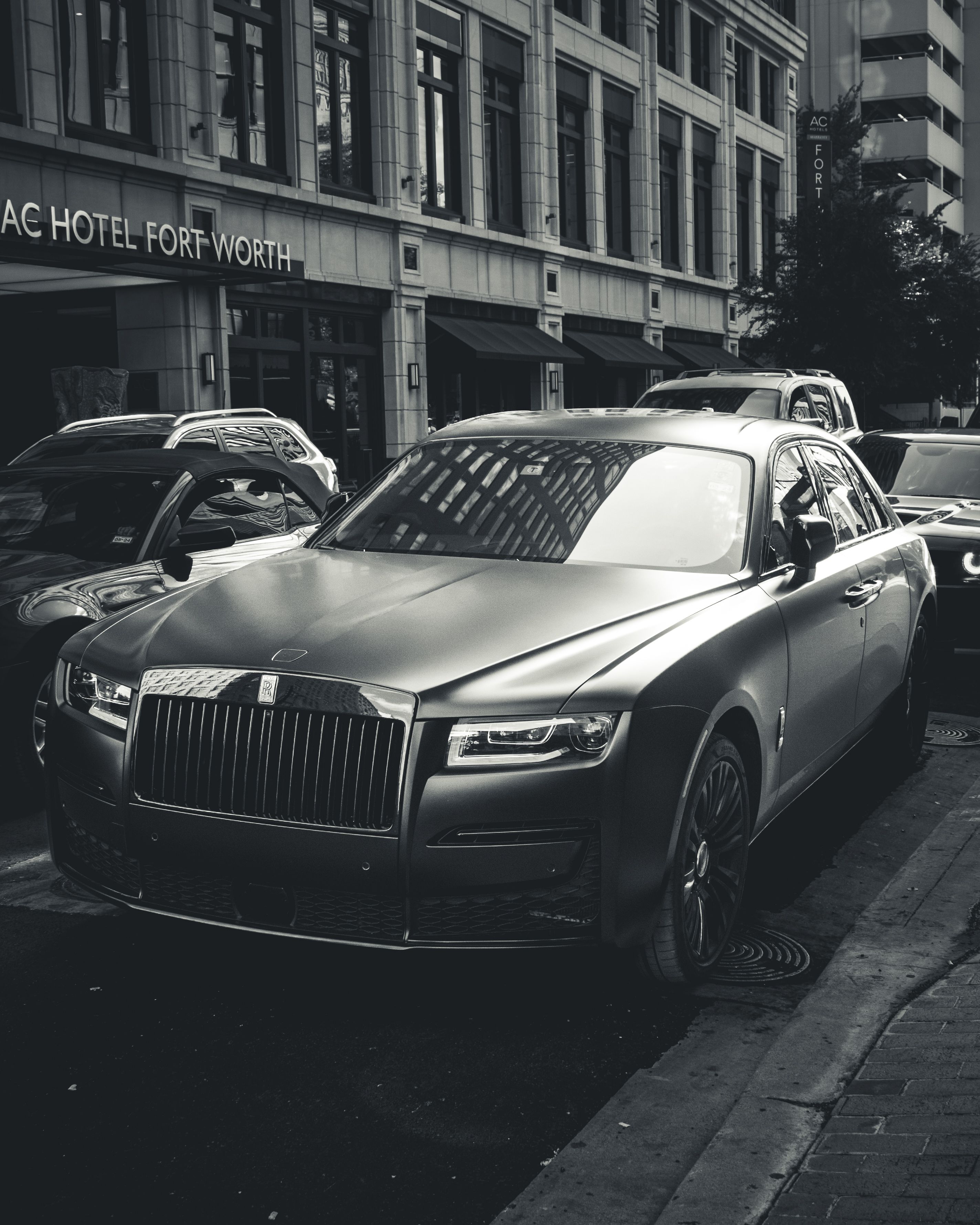 Elegant Black And White Rolls Royce Images