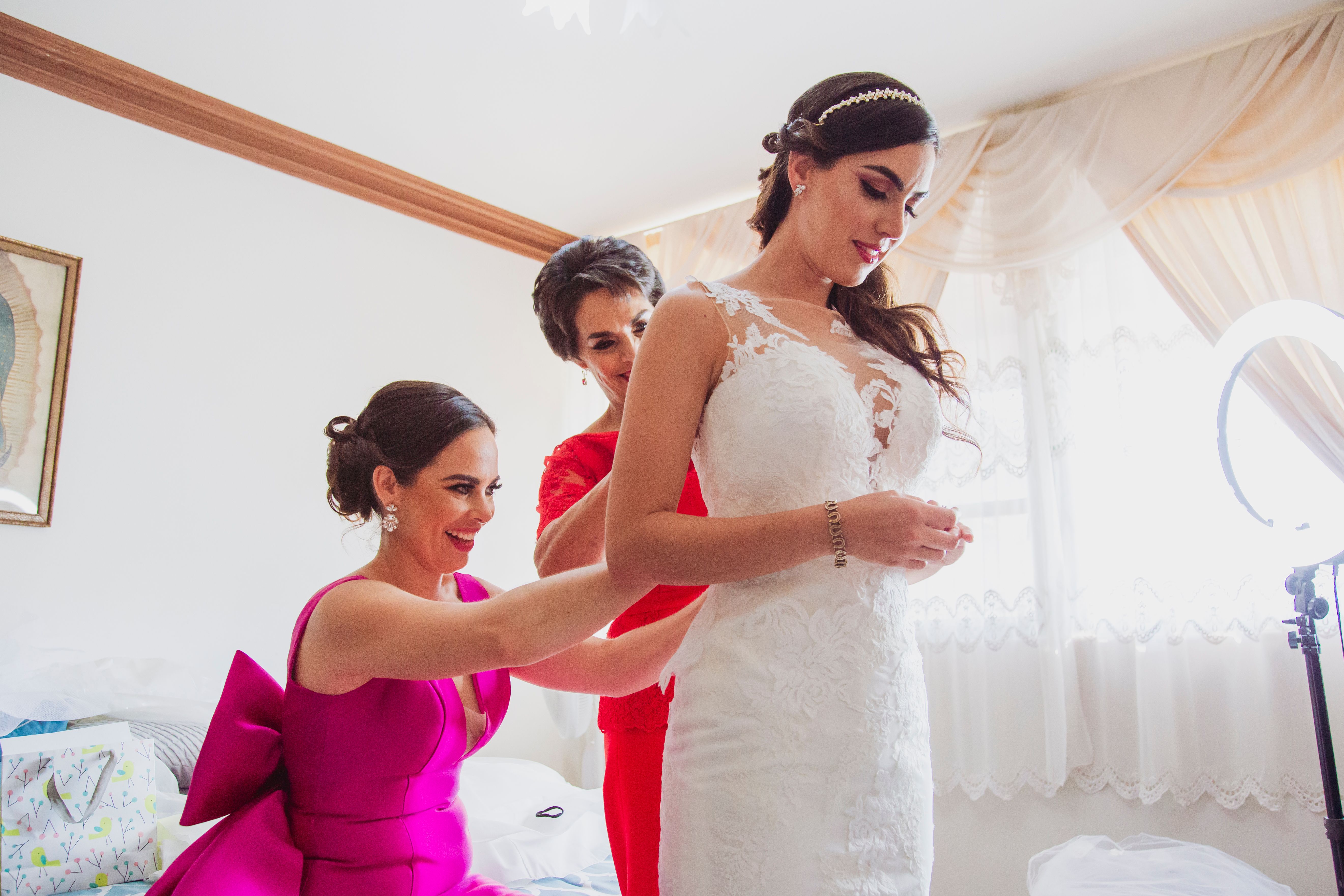 Sister Bride Photos, Download The BEST Free Sister Bride Stock Photos ...