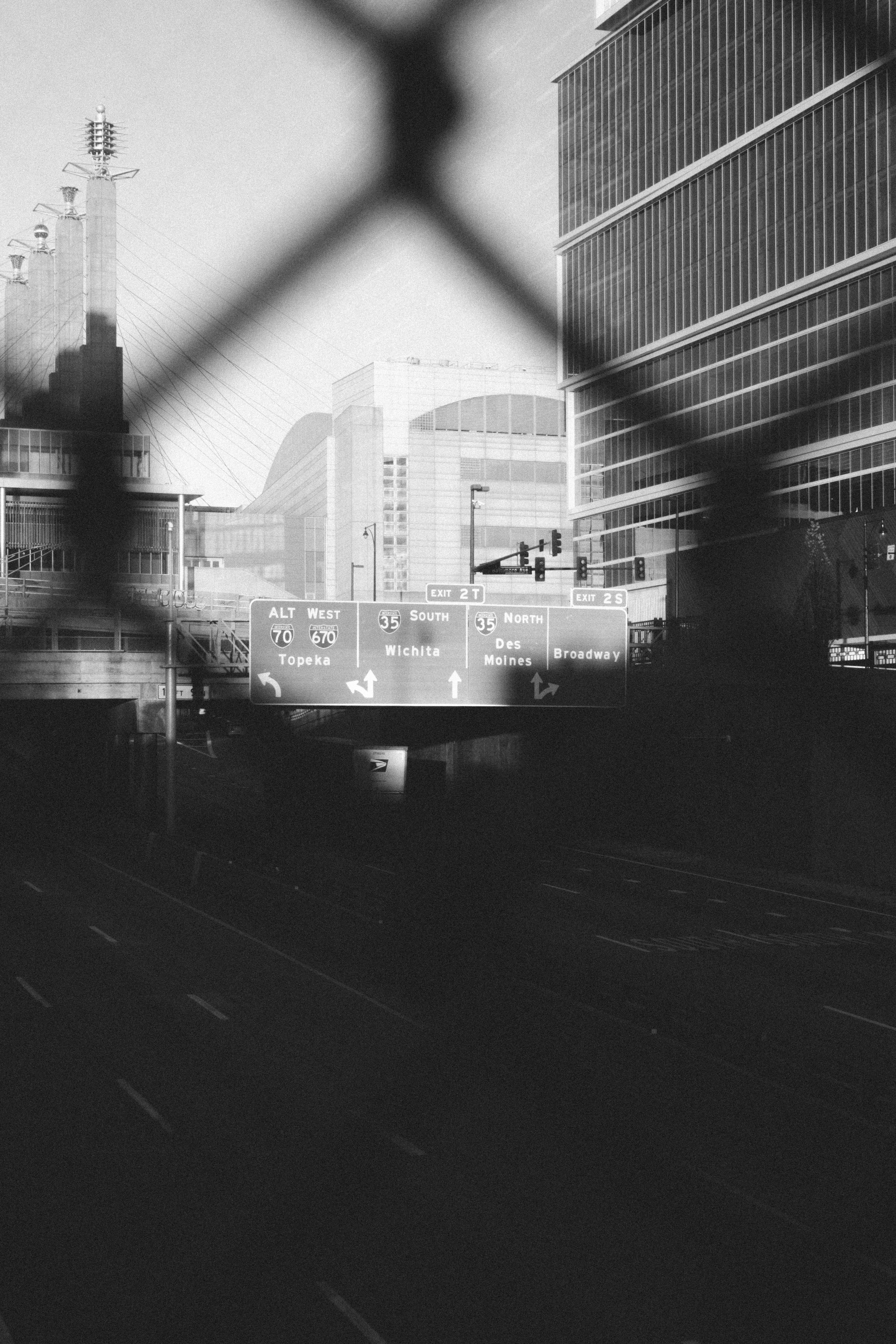Street in City in USA behind Fence Net · Free Stock Photo